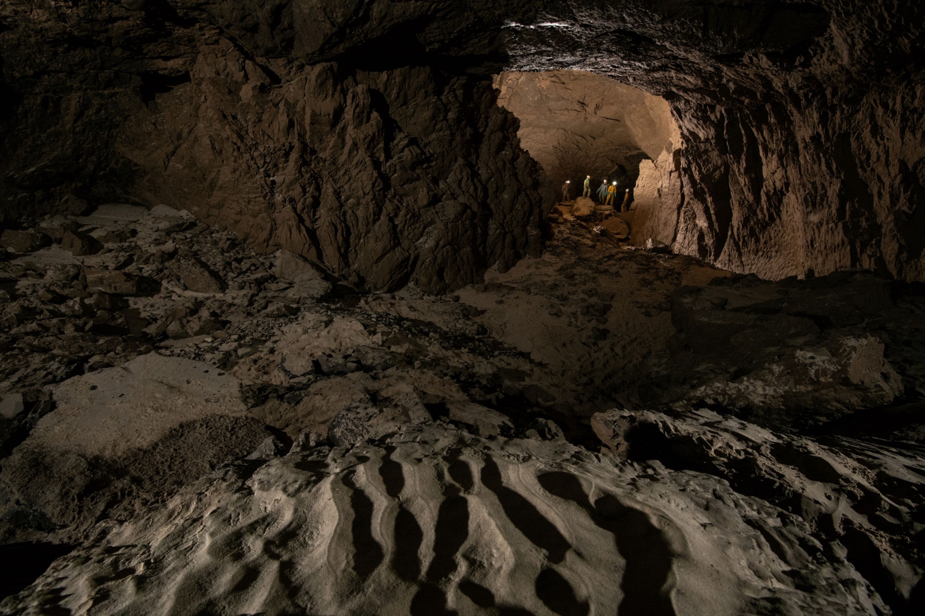 Epic flood sends cavers scrambling for their lives in the world's ...