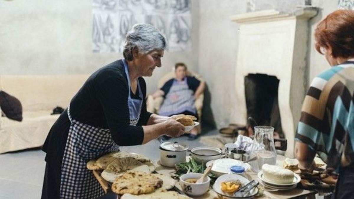 Breaking bread: experiencing a supra like a true Georgian | National ...