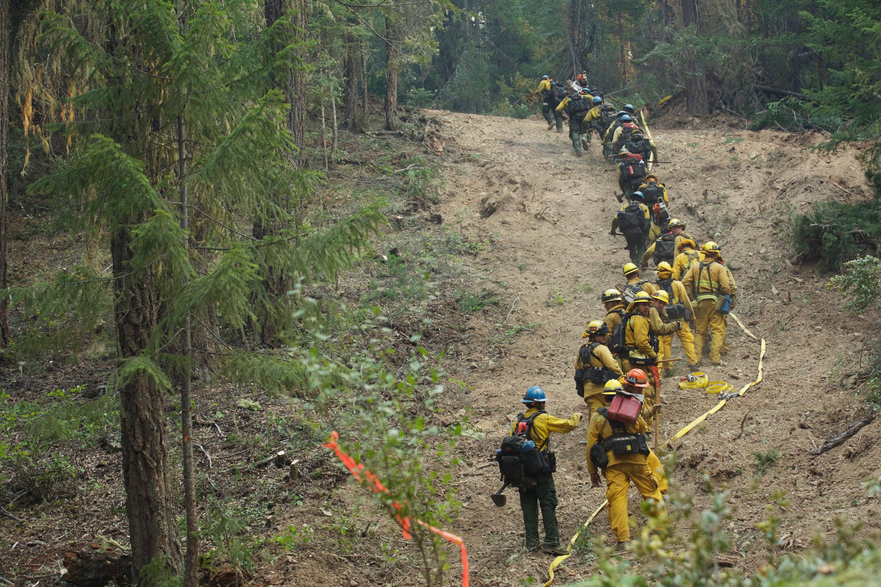 A Photographer Inside the Wildfires