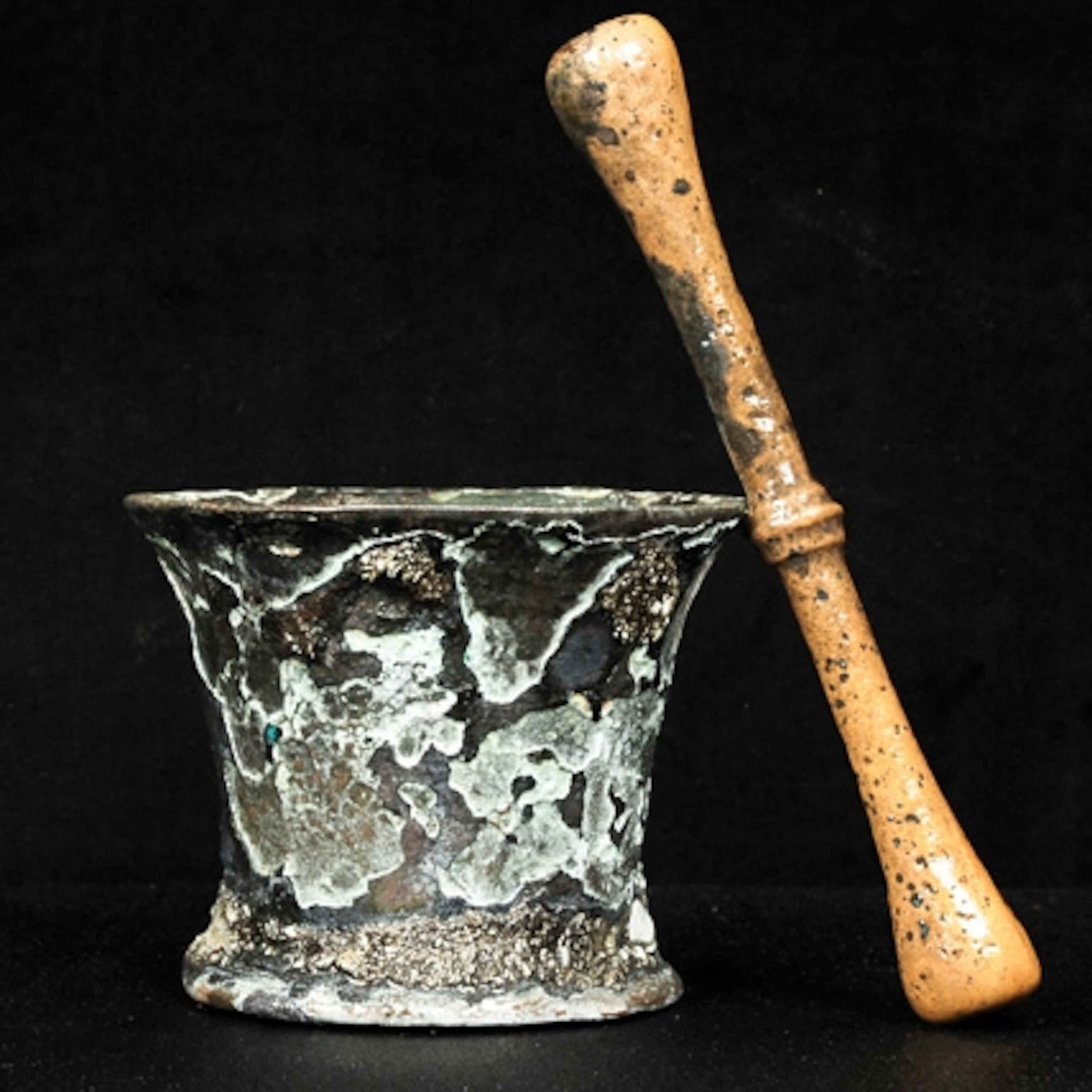 Exclusive Photos: Blackbeard Pirate Relics, Gold Found