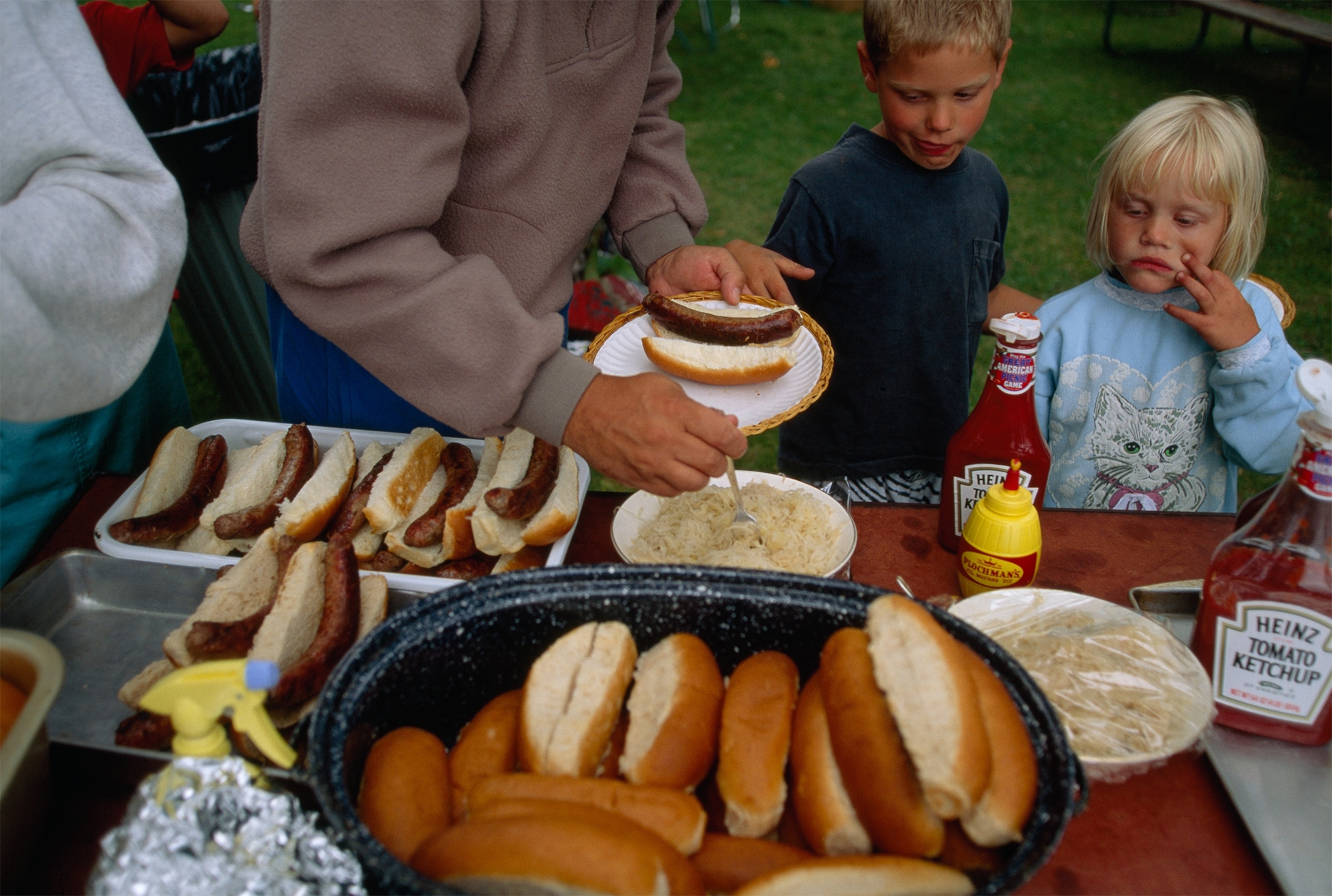 Pictures: Nice Day for a Picnic—a Century of Outdoor Eating Around the ...