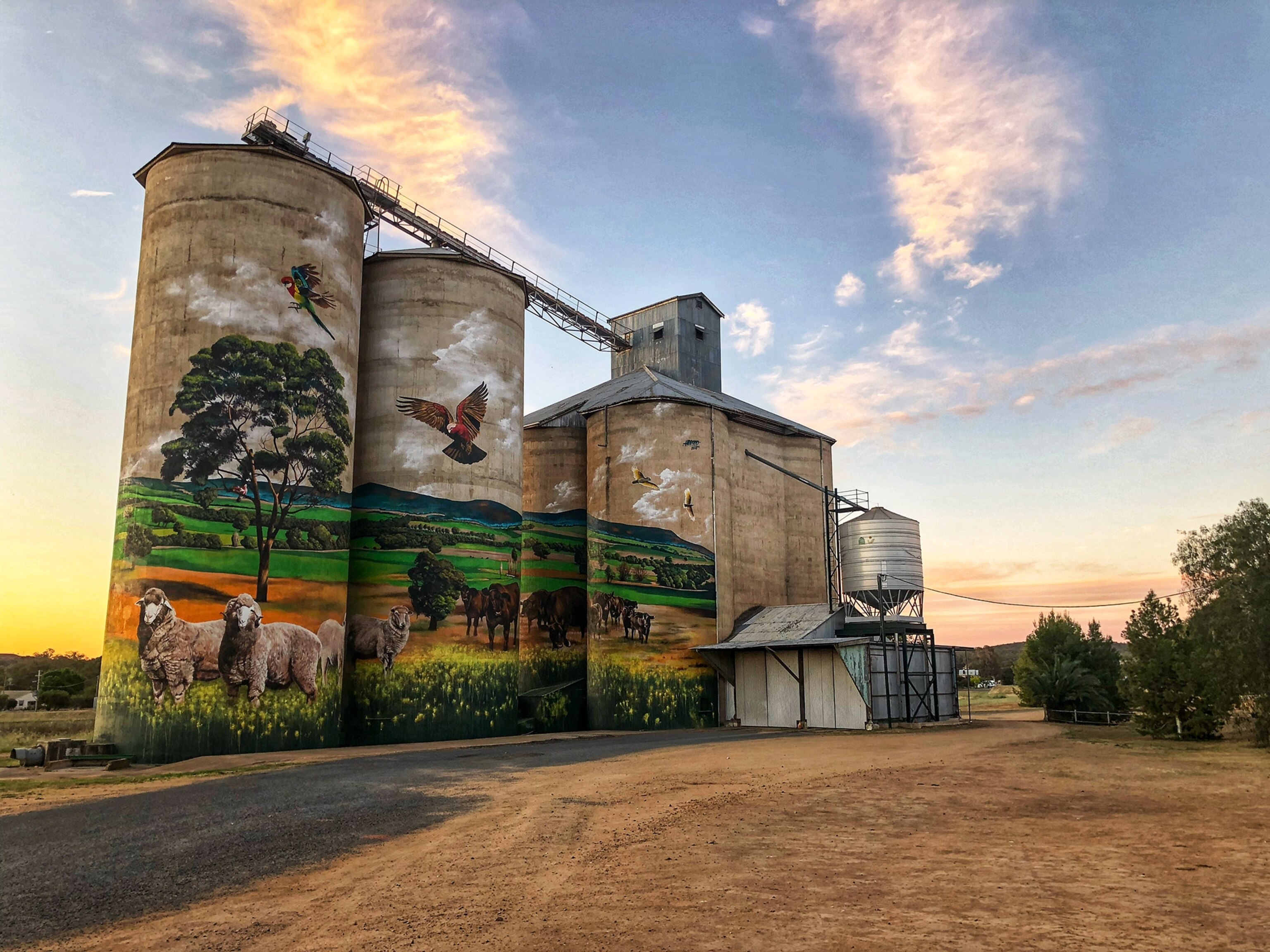Silo art lures tourists to rural Australia