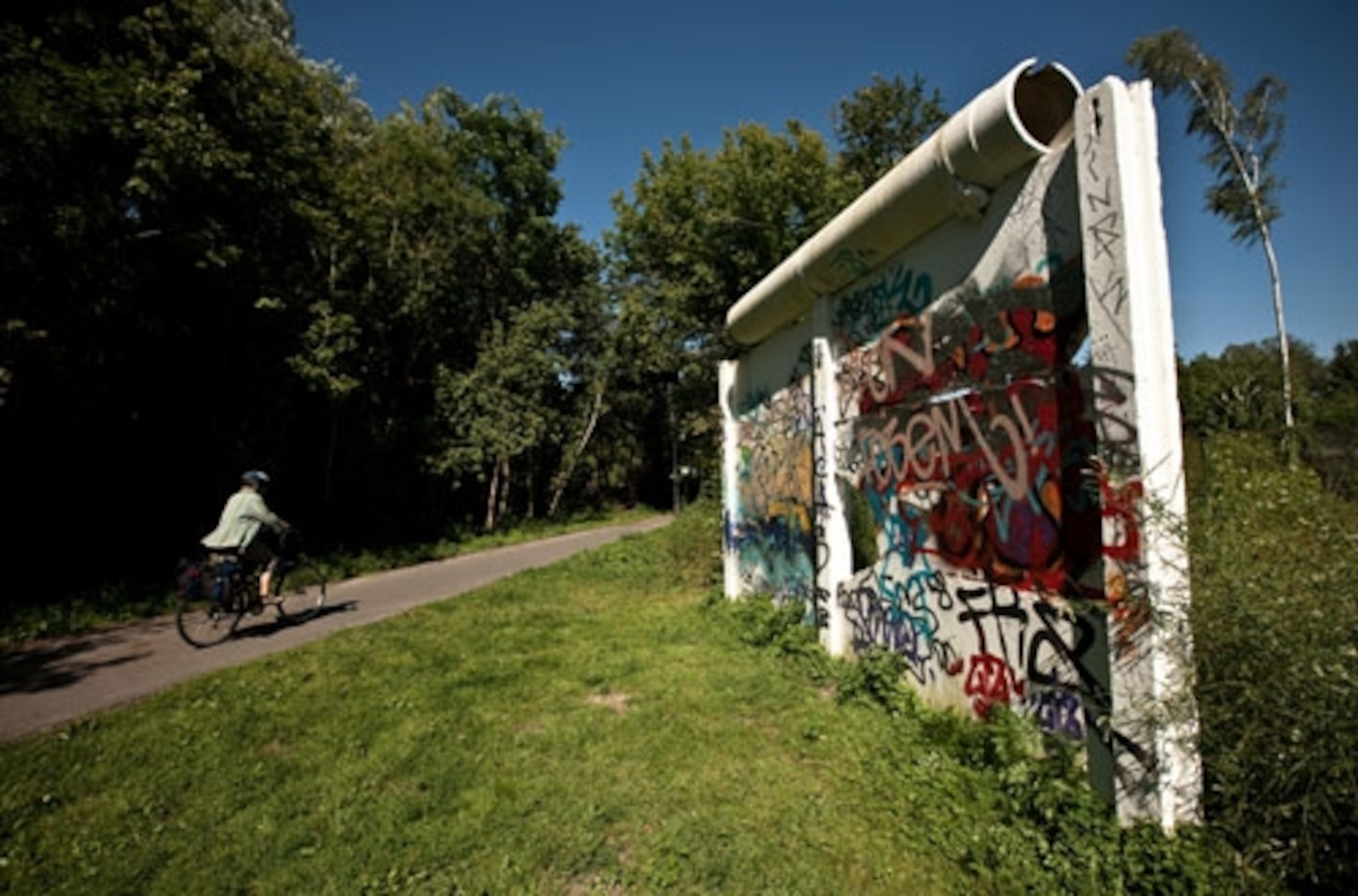 Urban Adventure: Cycling the Berlin Wall 20 Years After Its Fall ...