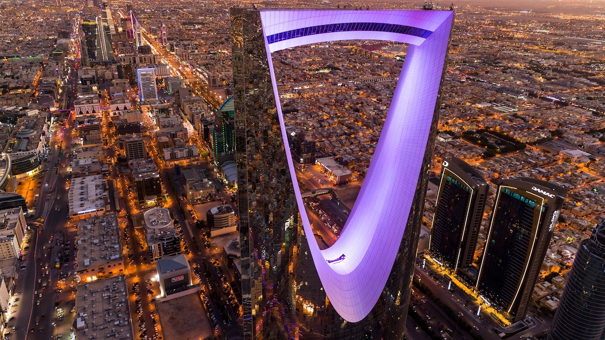 Aerial photos show ‘the human planet’—in all its beauty and pain ...