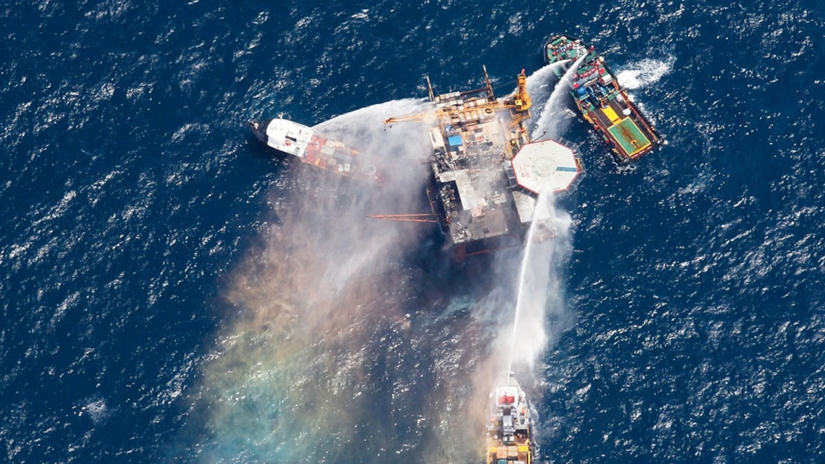 Oil Rig Explosion Photos: Mariner Energy Platform Burns | National ...