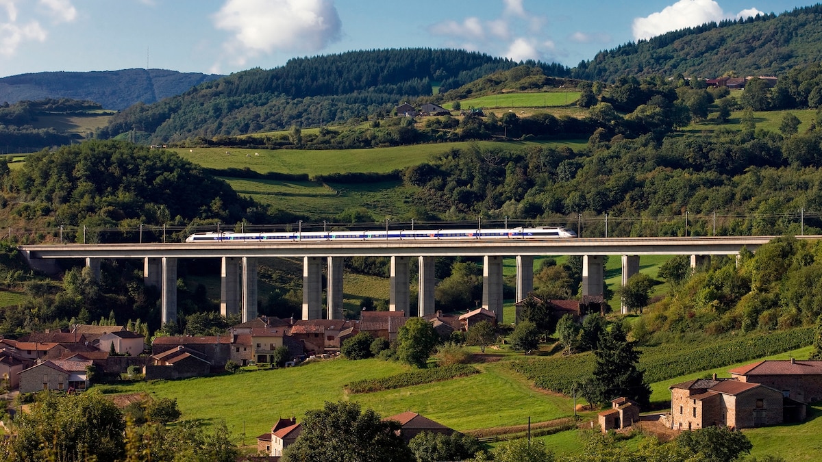 High Speed Train Spain Routes A Guide To Renfe's AVE High Speed Trains
