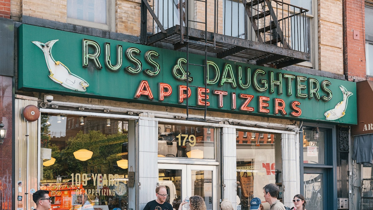 How to explore New York City's immigrant past through its food ...