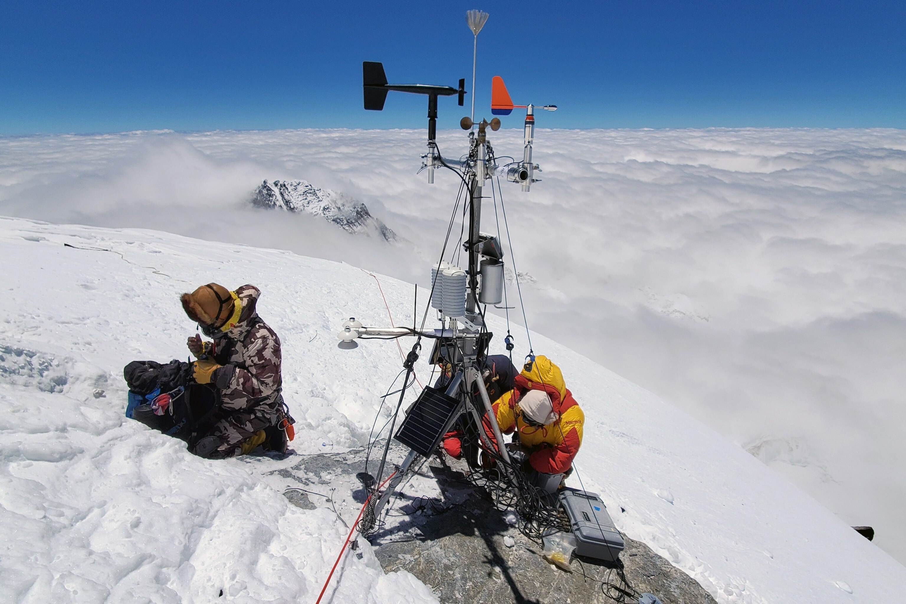 Next-gen weather station installed near Everest’s summit