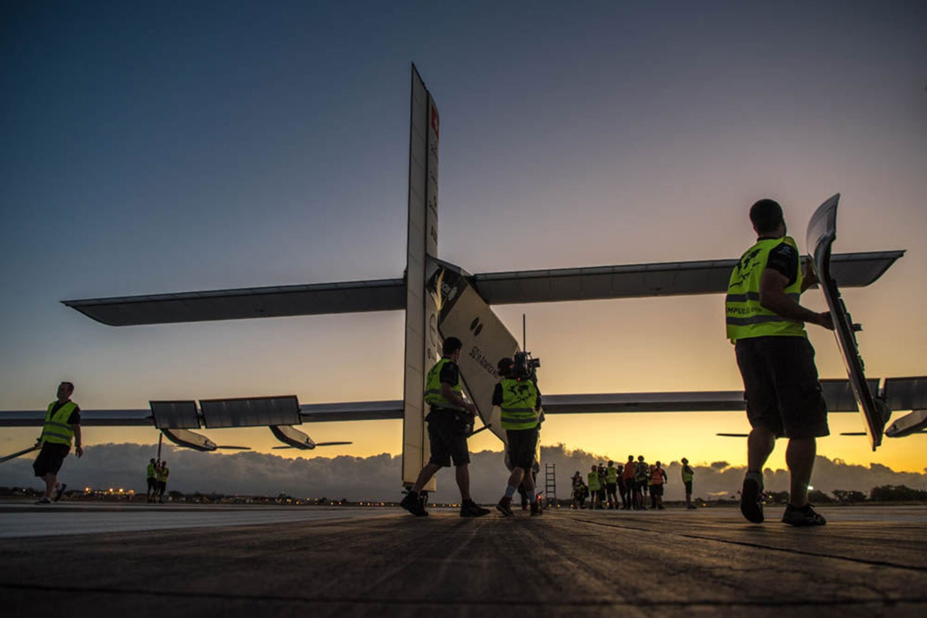 16 Pictures From an Epic Solar Flight Around the World