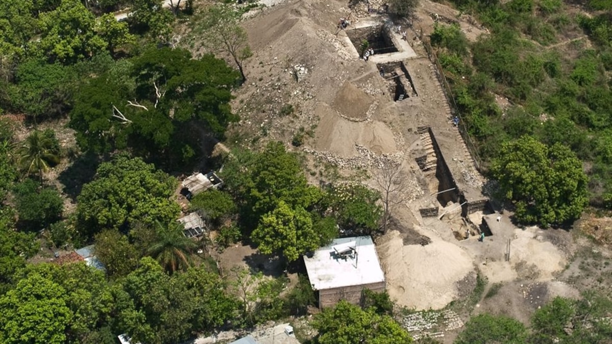 Pyramid Tomb Found: Sign of a Civilization's Birth? | National Geographic