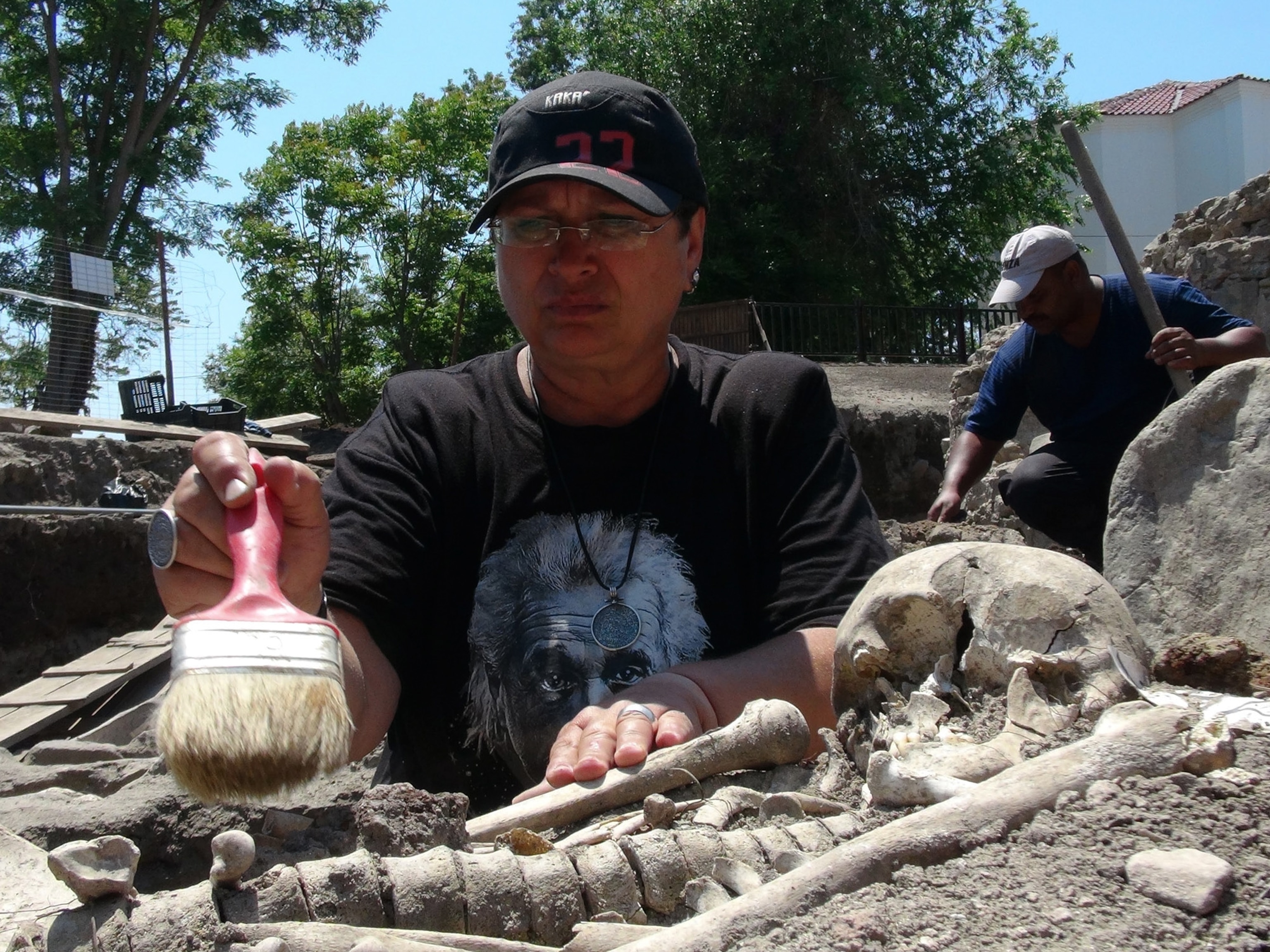 Pictures: Toothless "Vampire" Skeleton Unearthed in Bulgaria