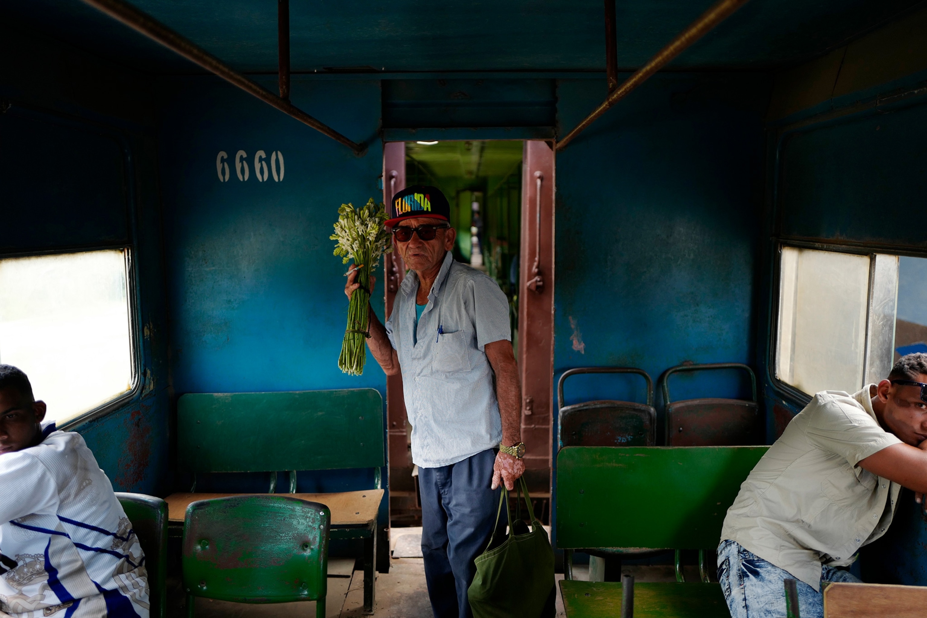 Pictures of Life Aboard Cuba's Aging Trains | National Geographic