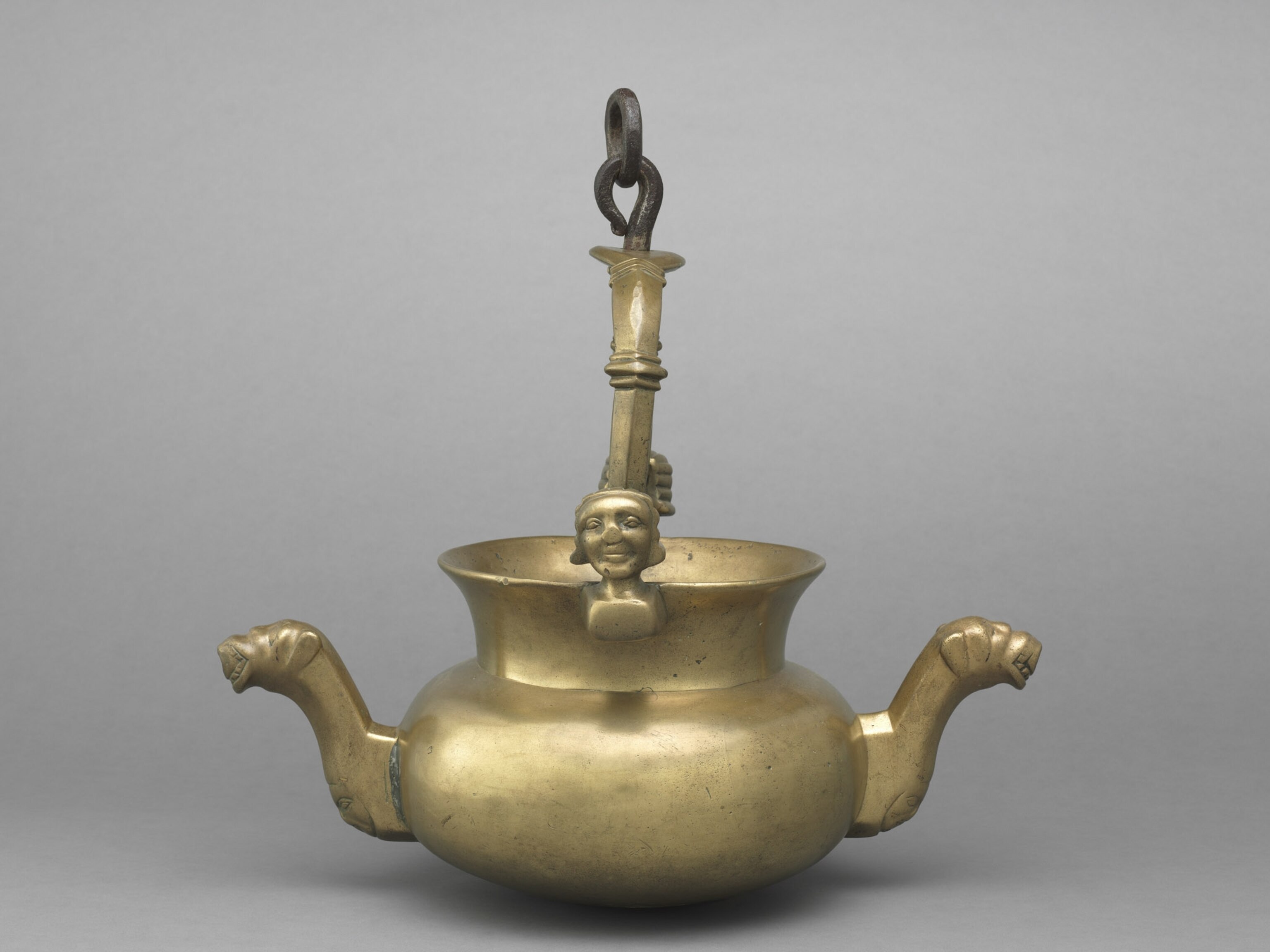 Medieval elites used handwashing as a shrewd ‘power play.’ Here’s how.