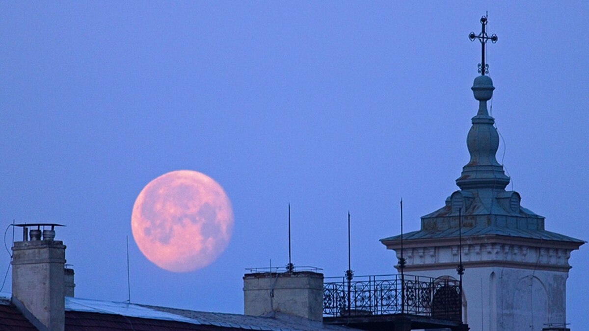 "Supermoon": Biggest Full Moon in 18 Years Saturday | National Geographic