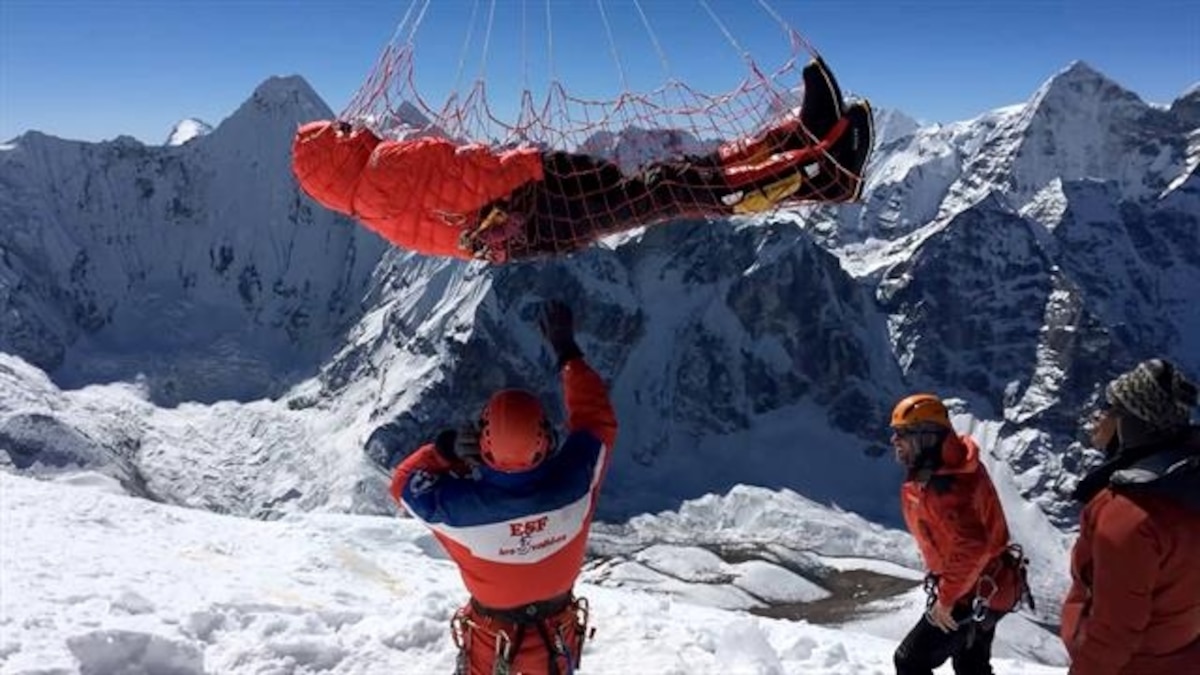 How Rescuers Save Climbers on the World's Tallest Mountains | National ...