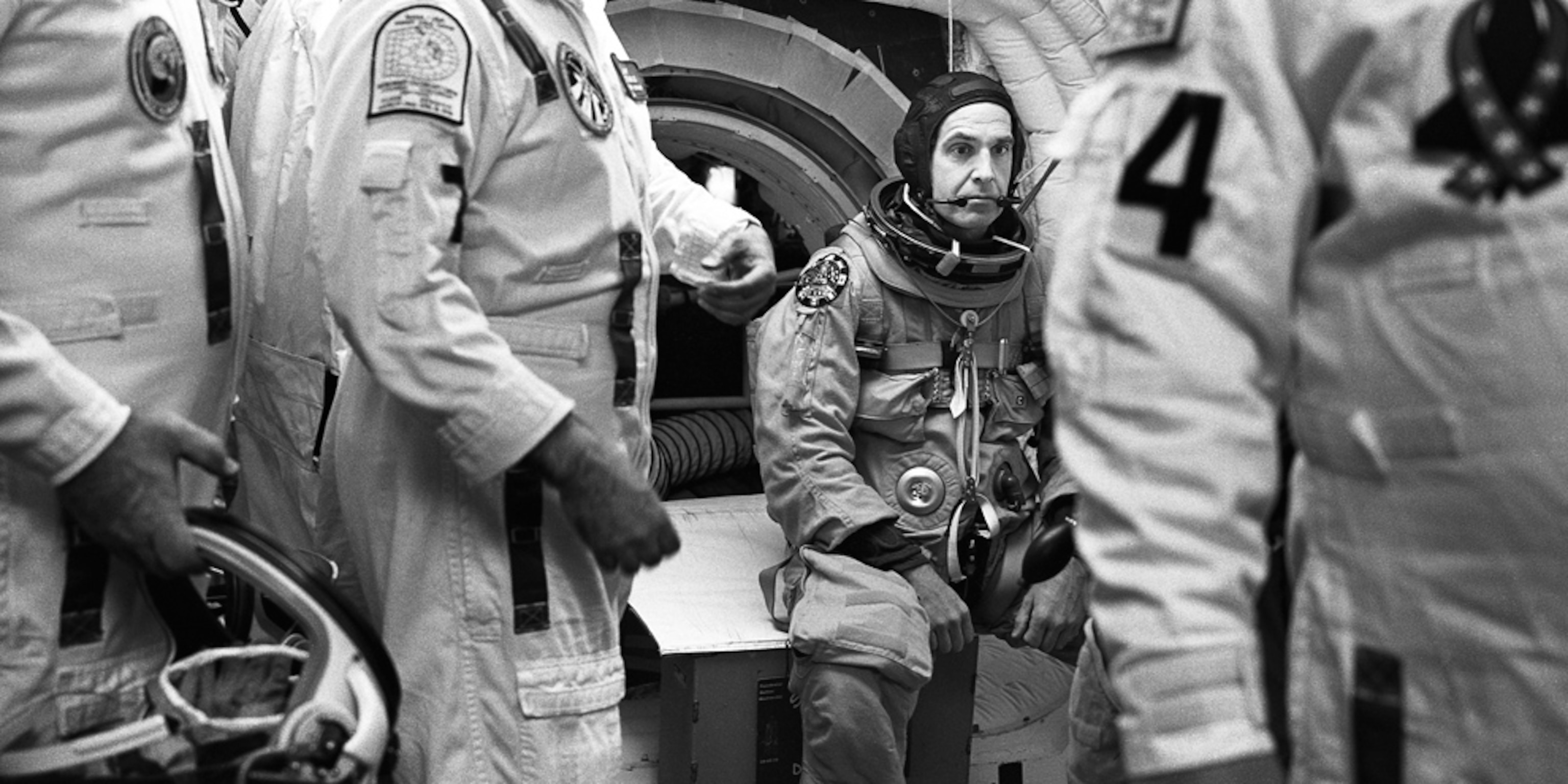 Space Shuttle Pictures: Rare Behind-the-Scenes Views