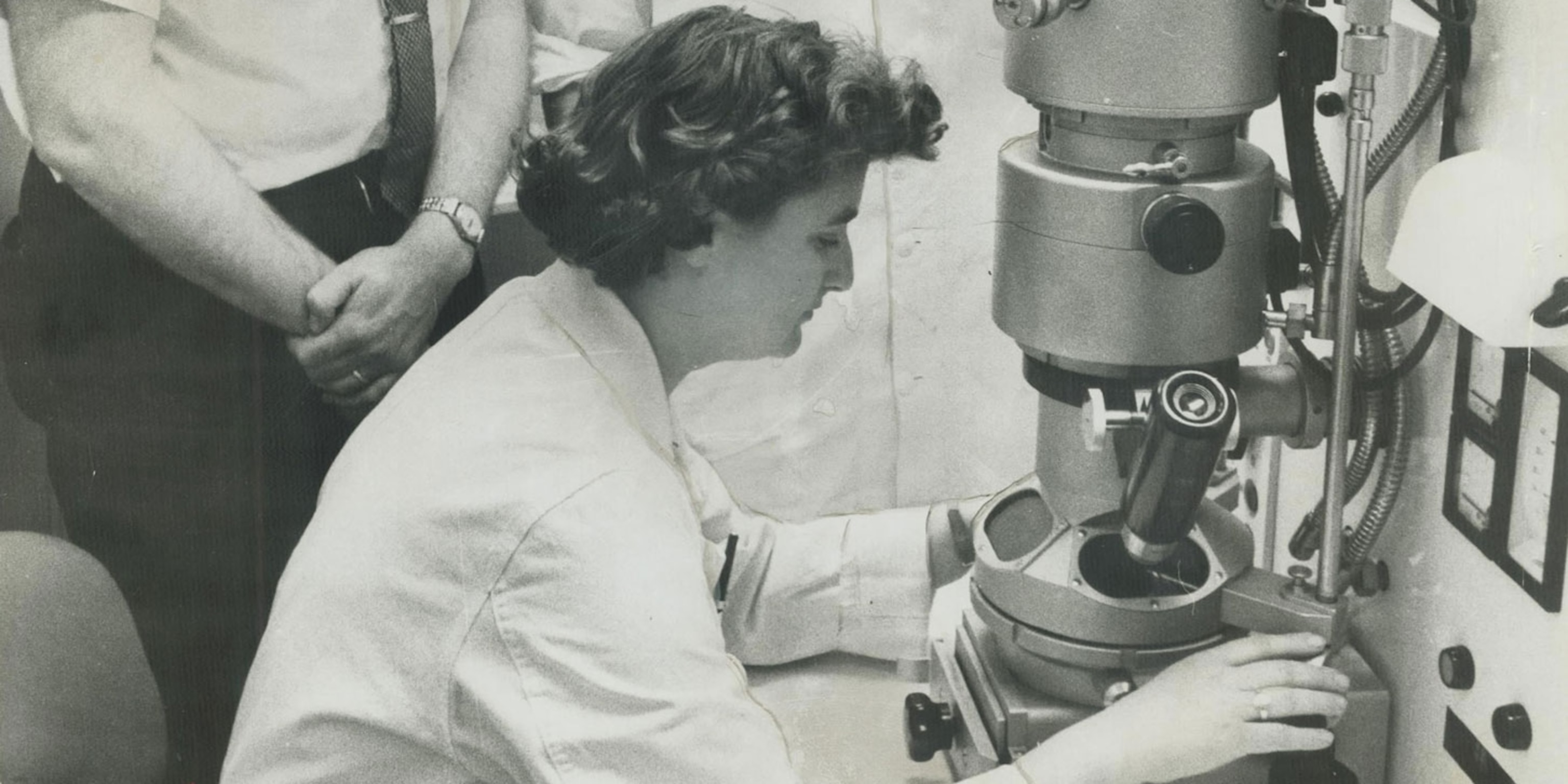 First Electron Microscope