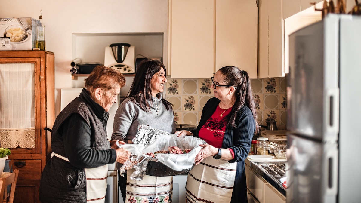 What it's like to share a family meal in the mountains of Cyprus ...