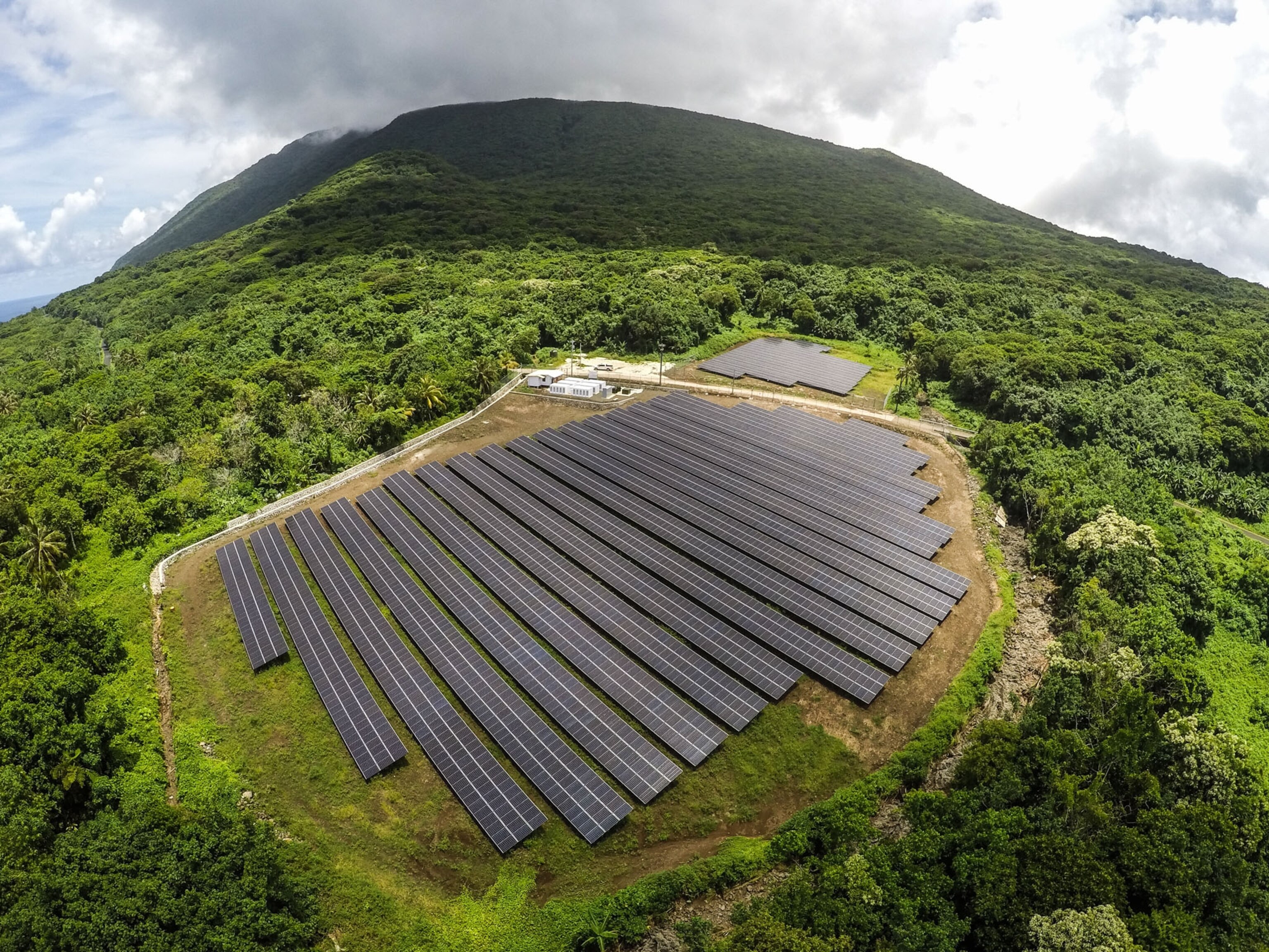 Ta'u, American Samoa, Changed From Diesel to Solar Power With Tesla's ...