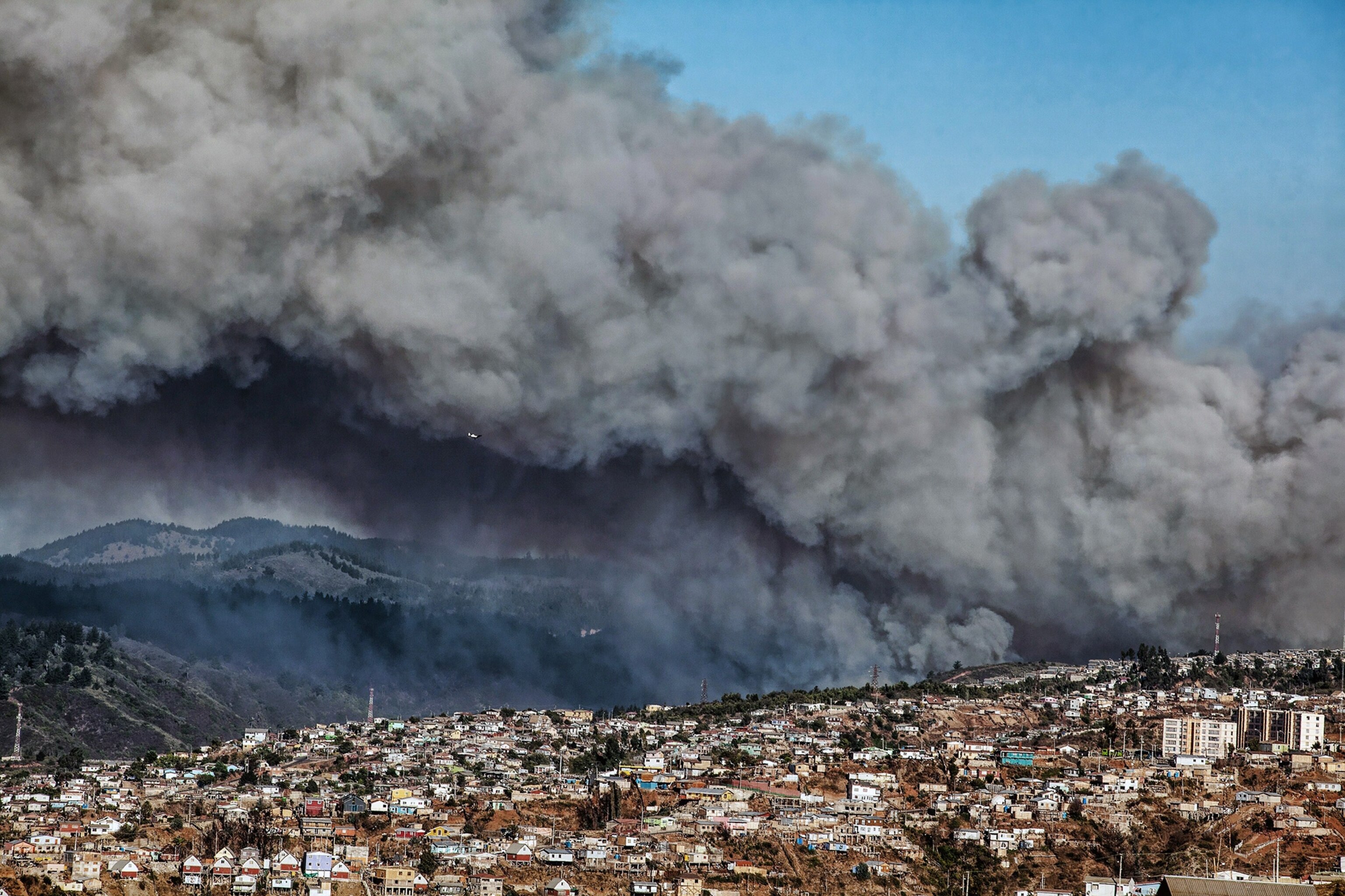 The Worst Wildfires in Chile’s History Revealed in Pictures