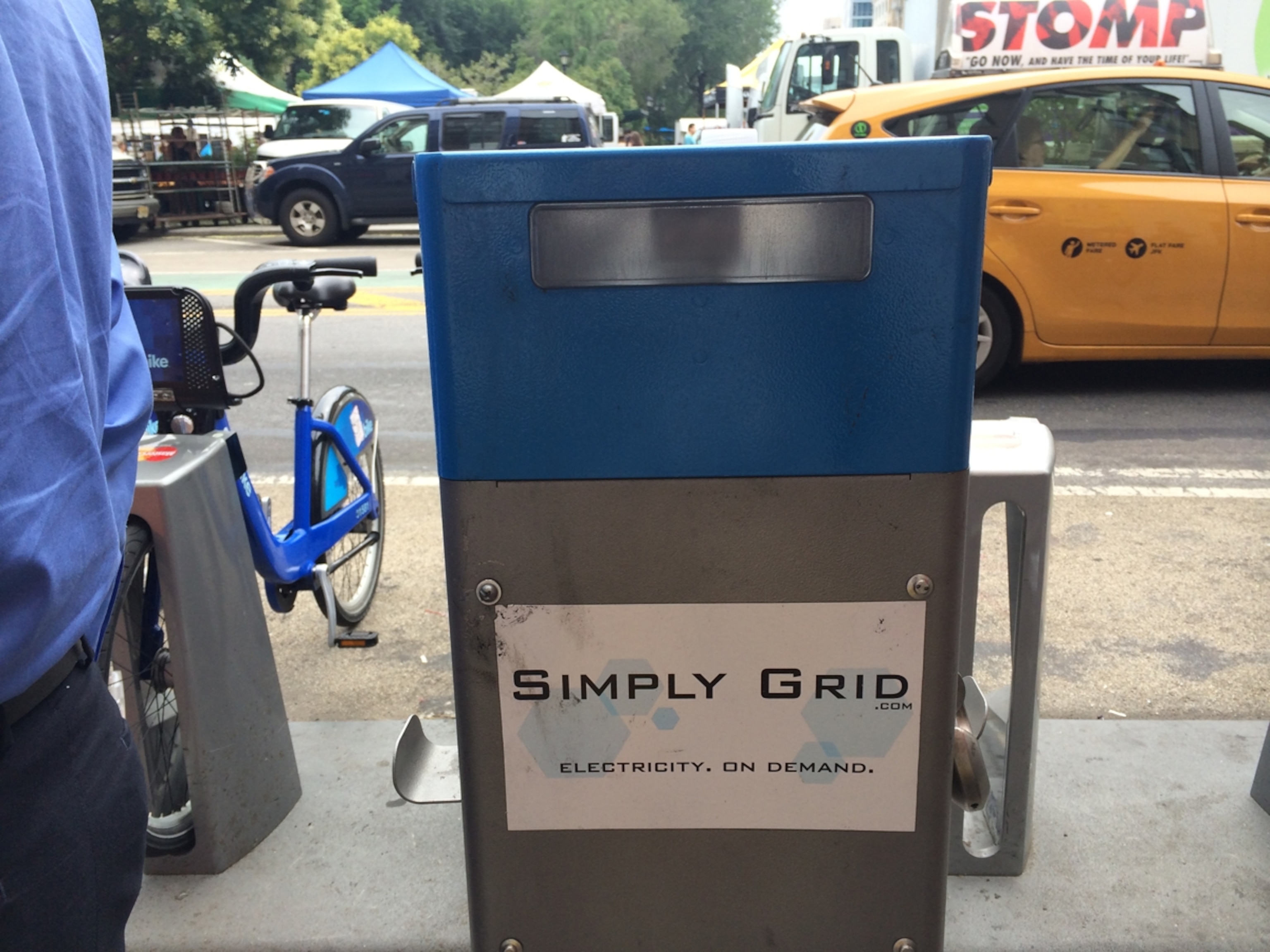 For Street Carts, Is Cleaner Power as Easy as Swap Out, Plug In, Turn ...