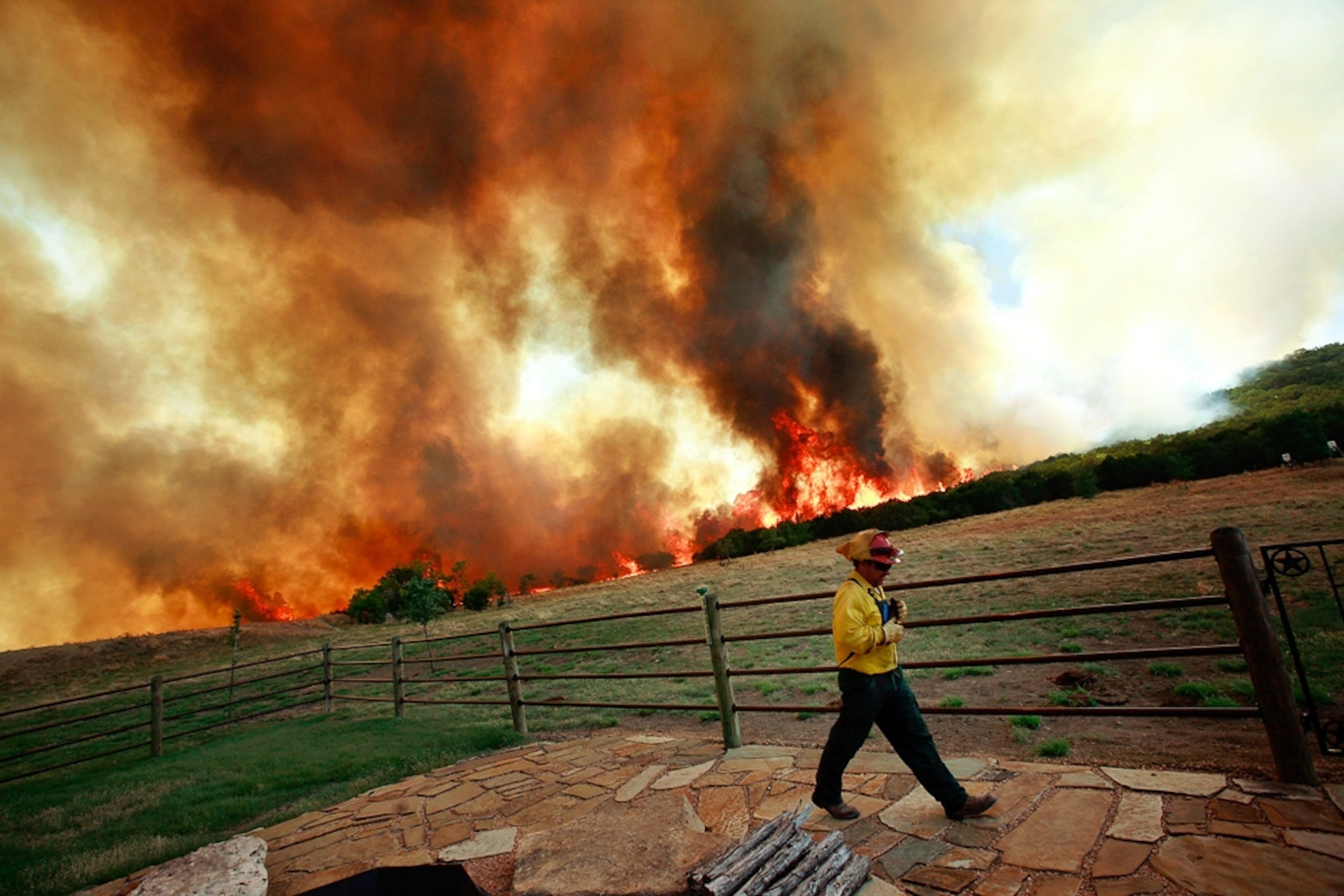 Texas Wildfire Pictures: Crews Fight Statewide Blaze | National Geographic