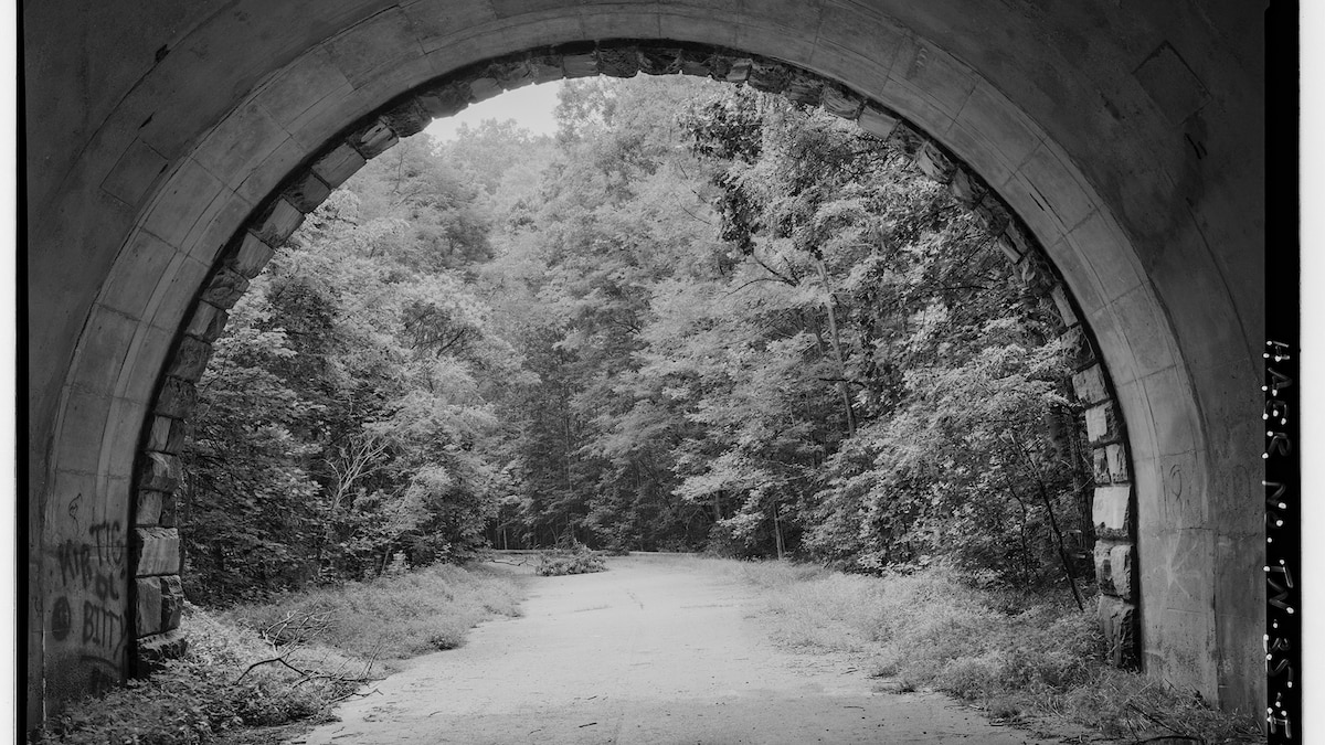The tragic backstory of one of the most haunted roads in America ...