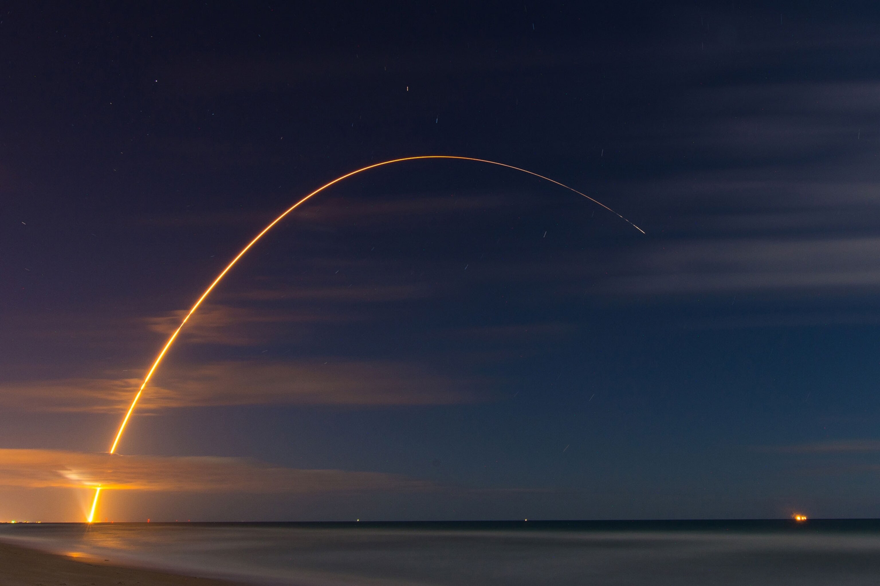 This Teenager Photographs Dramatic Rocket Launches