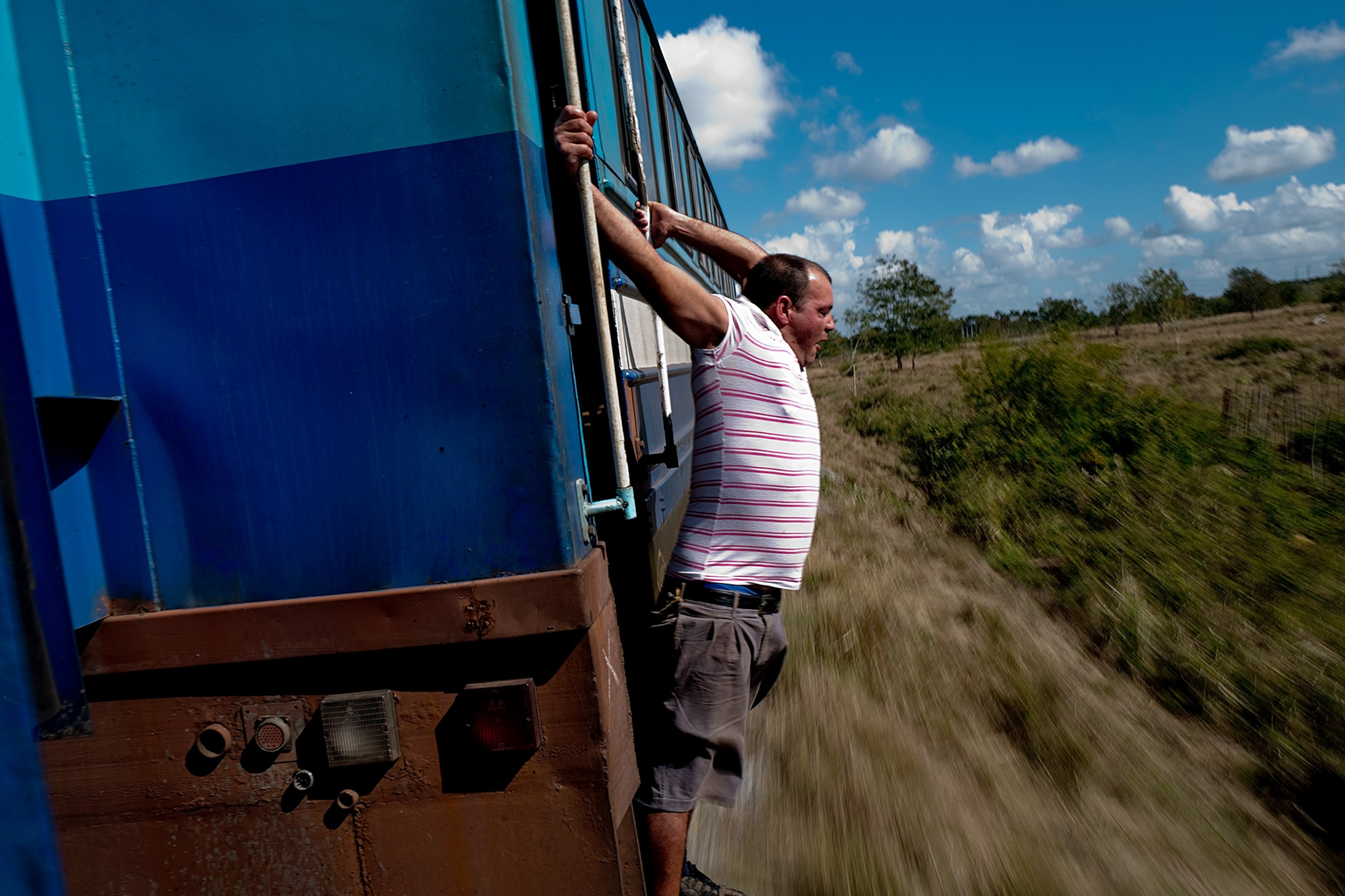 Pictures of Life Aboard Cuba's Aging Trains