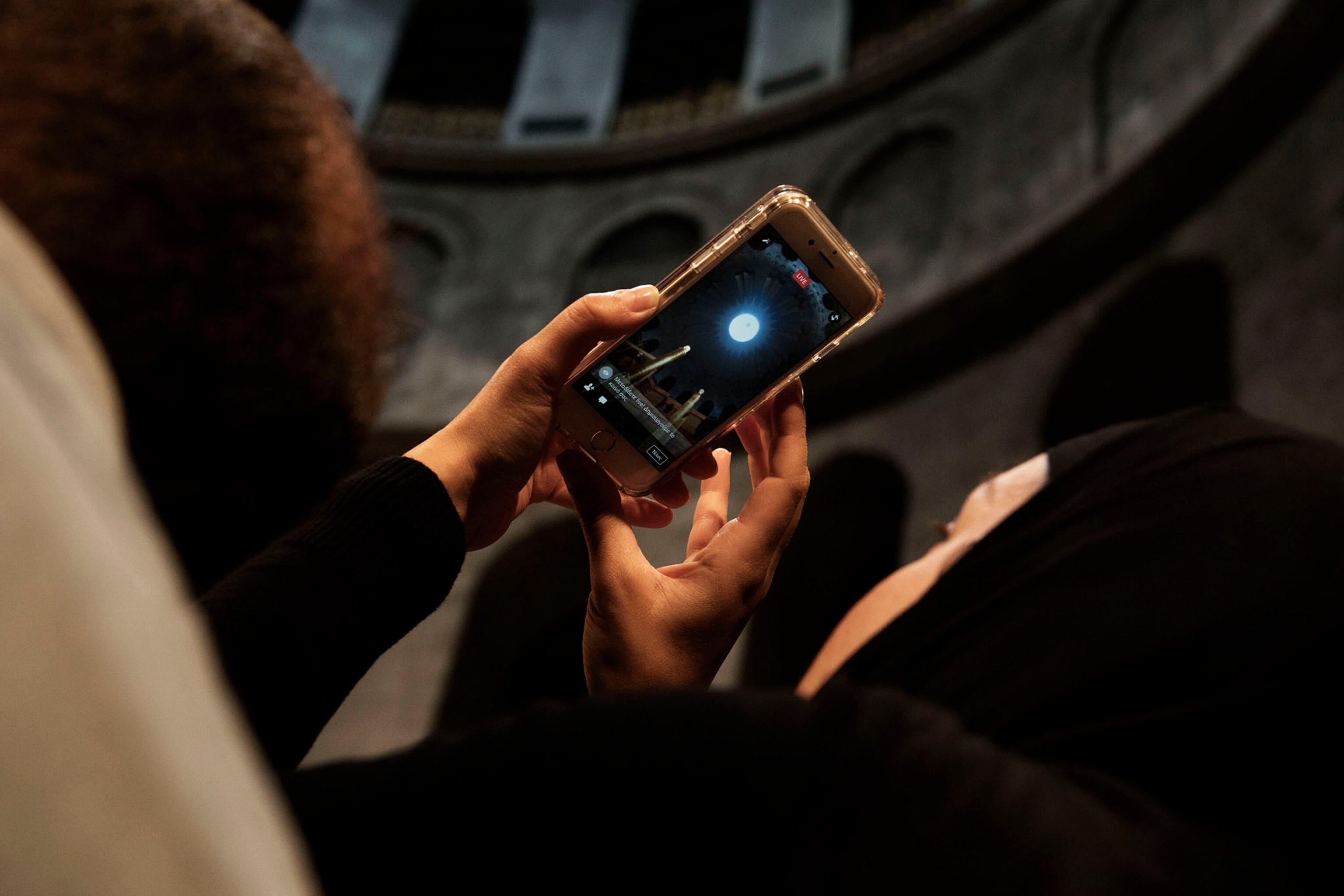 See Powerful Images of Pilgrims Celebrating Easter in Jerusalem