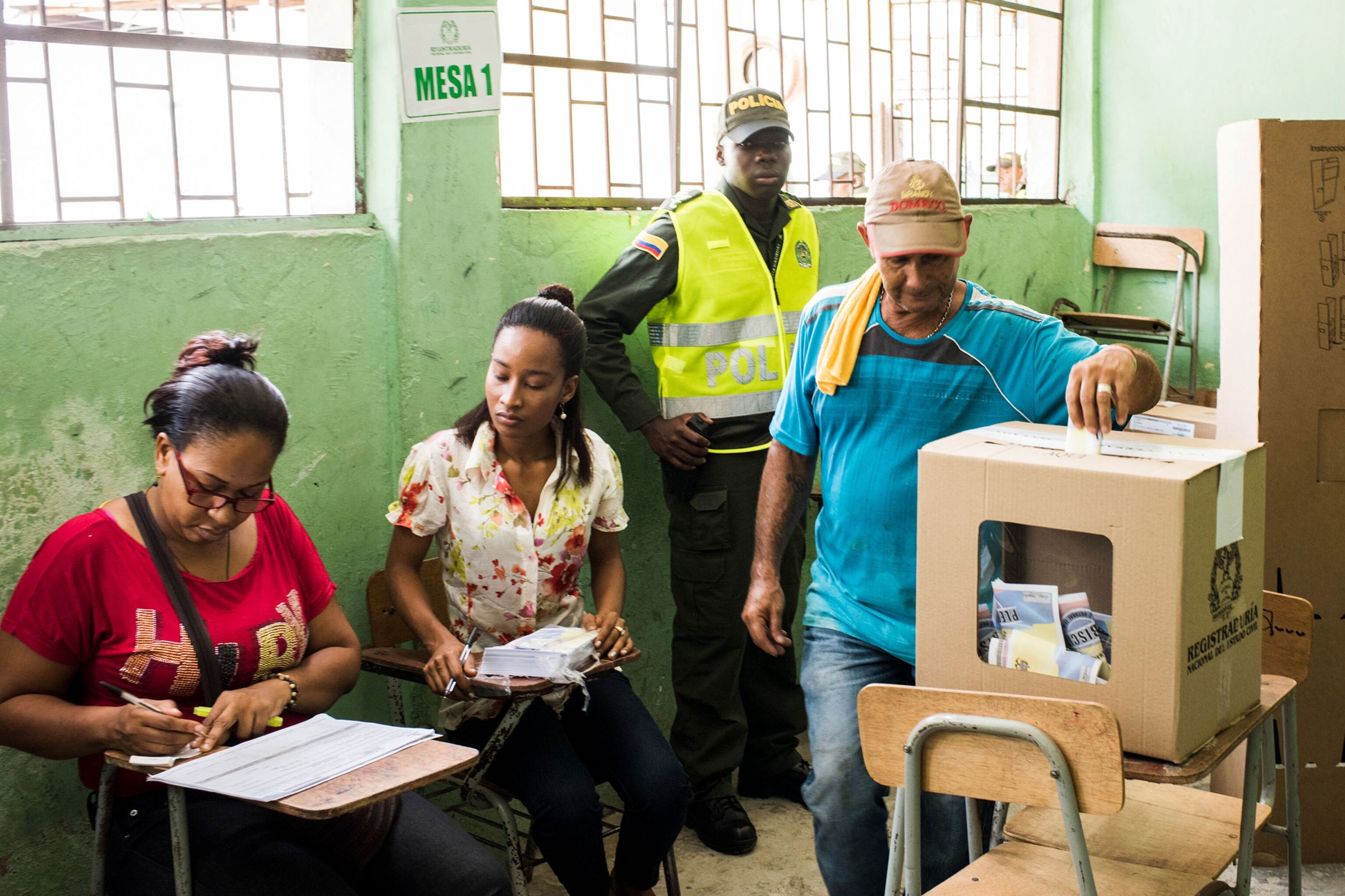 Photos: Uncertainty in Colombia After Vote Against Peace | National ...