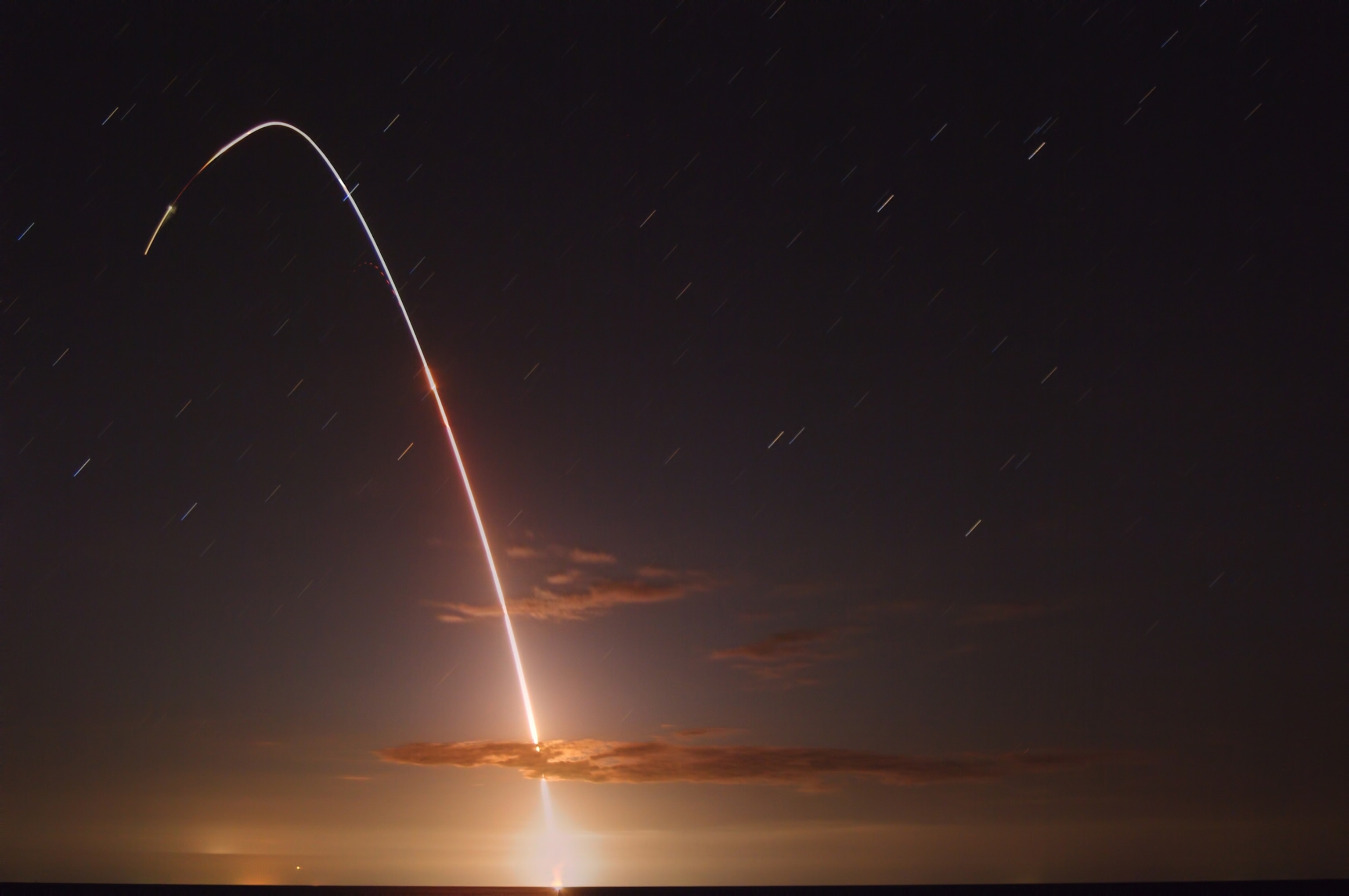 Stunning Photos of NASA's Nighttime Moon Launch | National Geographic