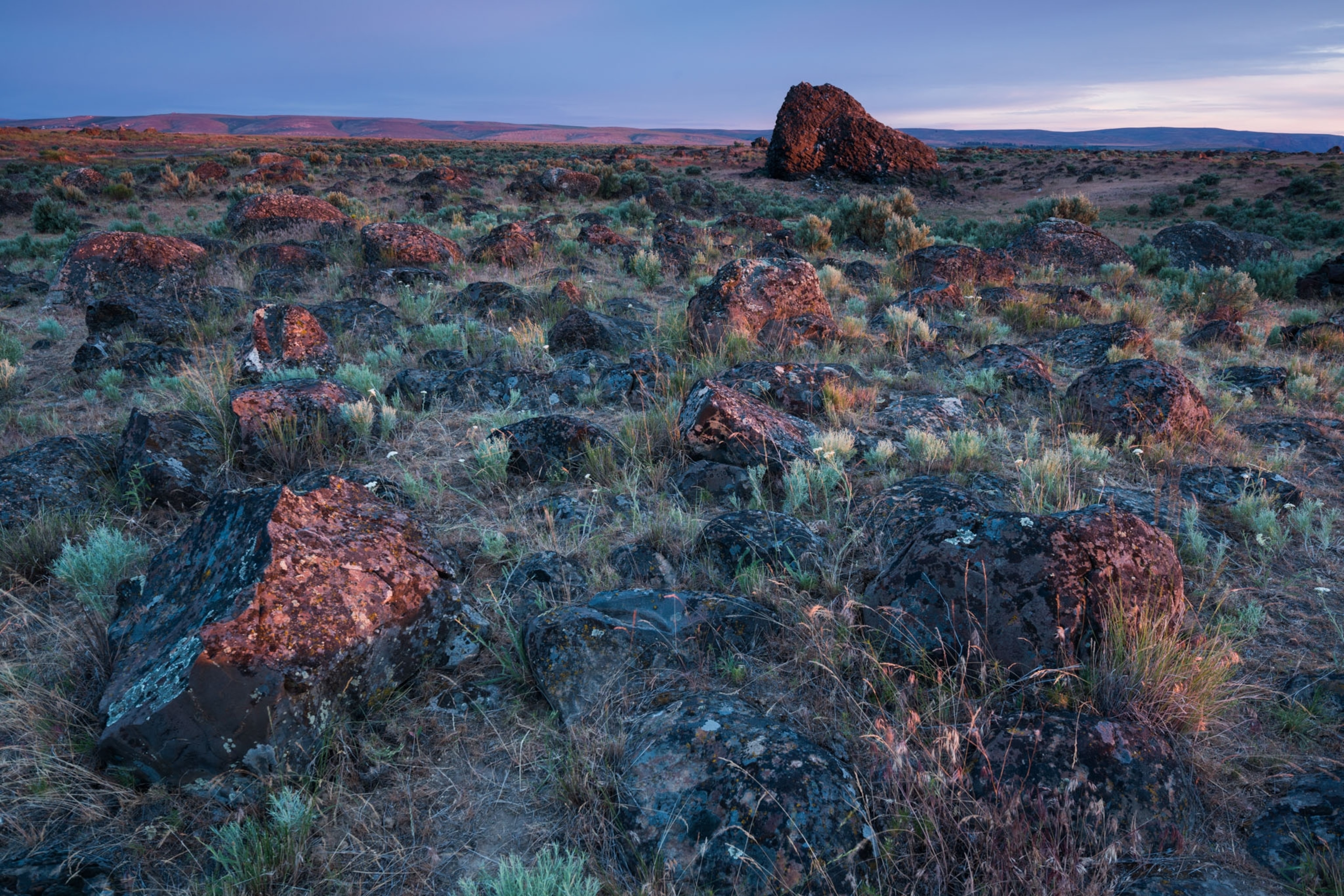 How did the channeled scablands form?