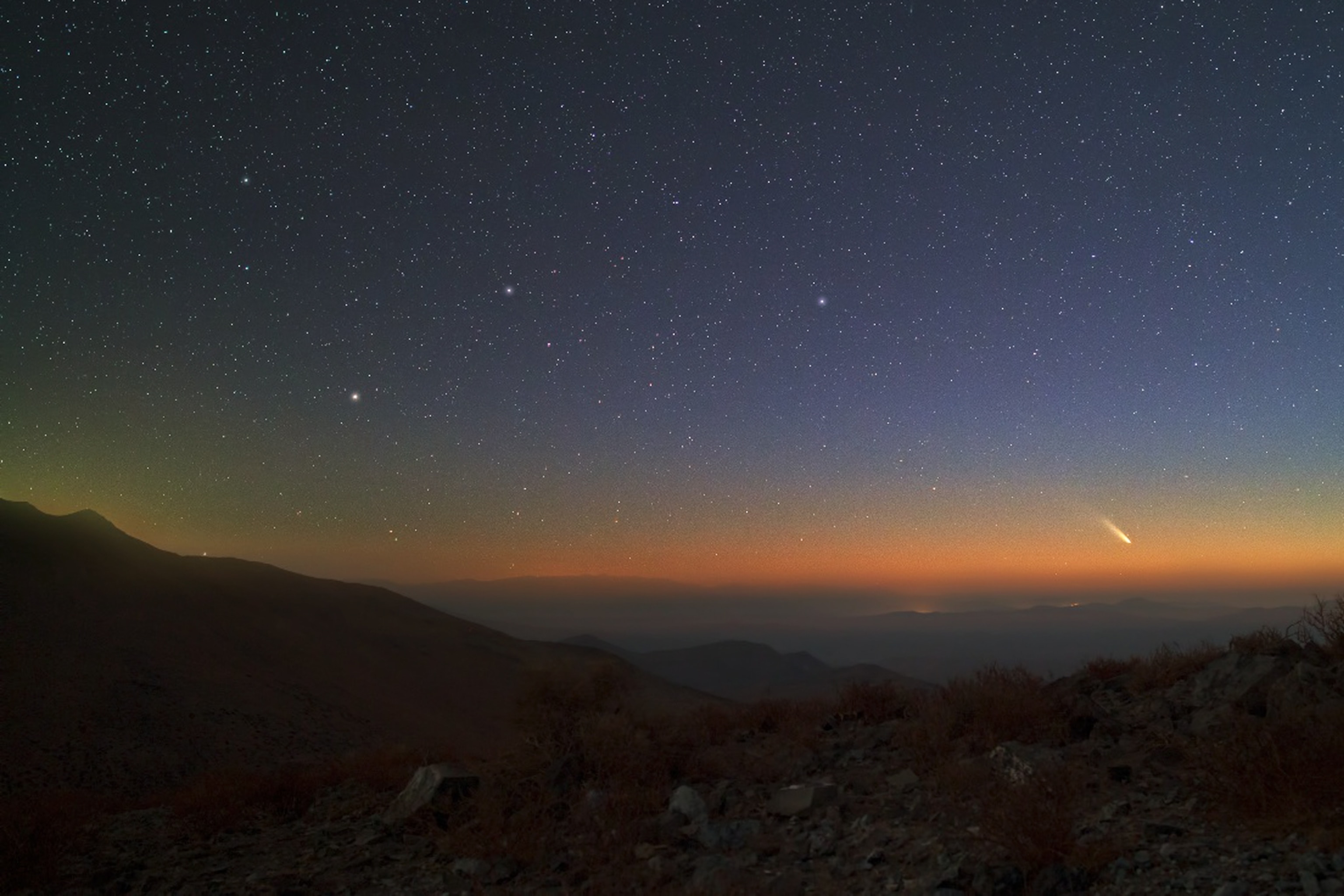 Pictures: Comet Pan-STARRS Debuts in Southern Hemisphere