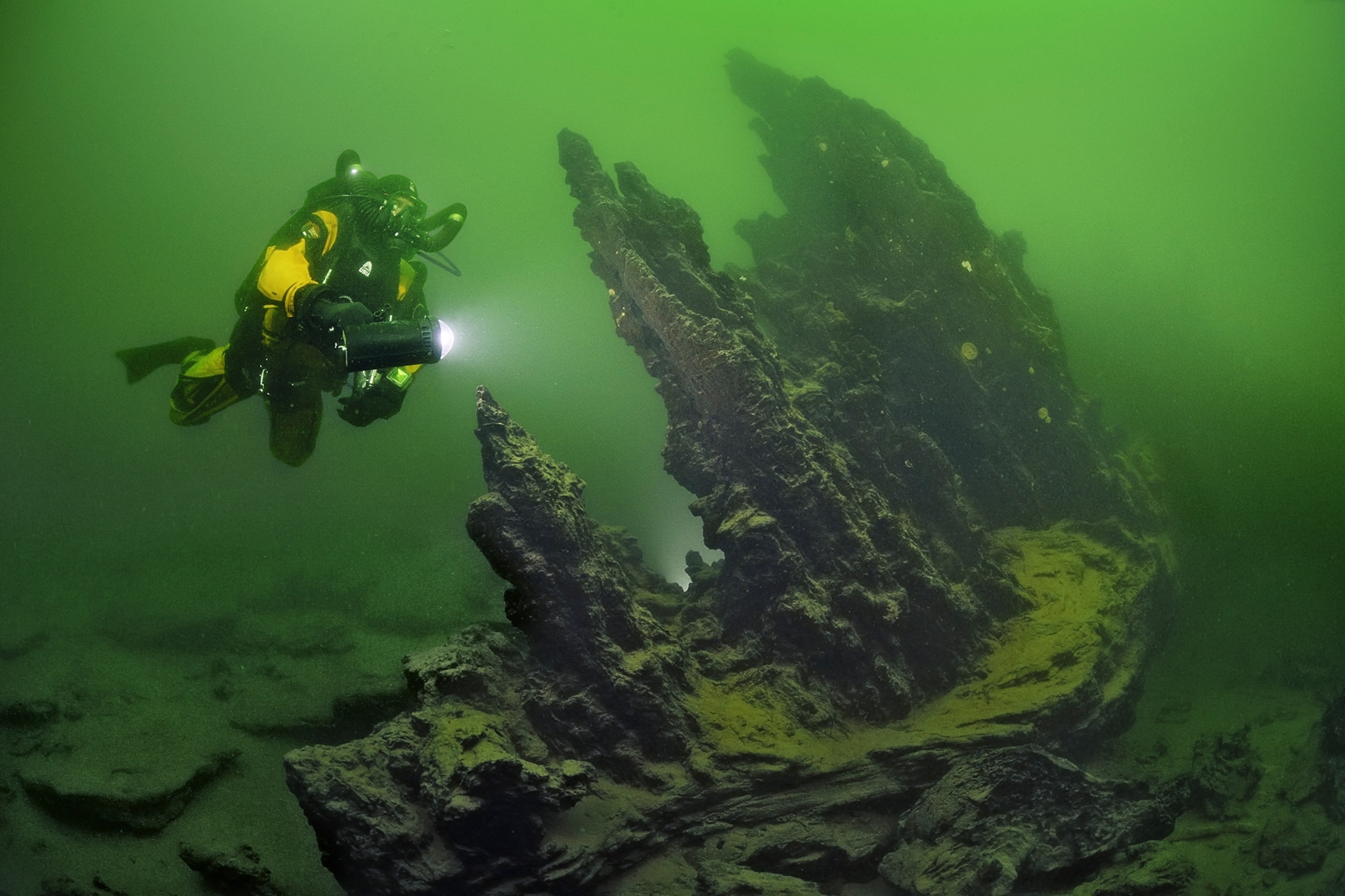See 150 years of Yellowstone in these iconic Nat Geo images