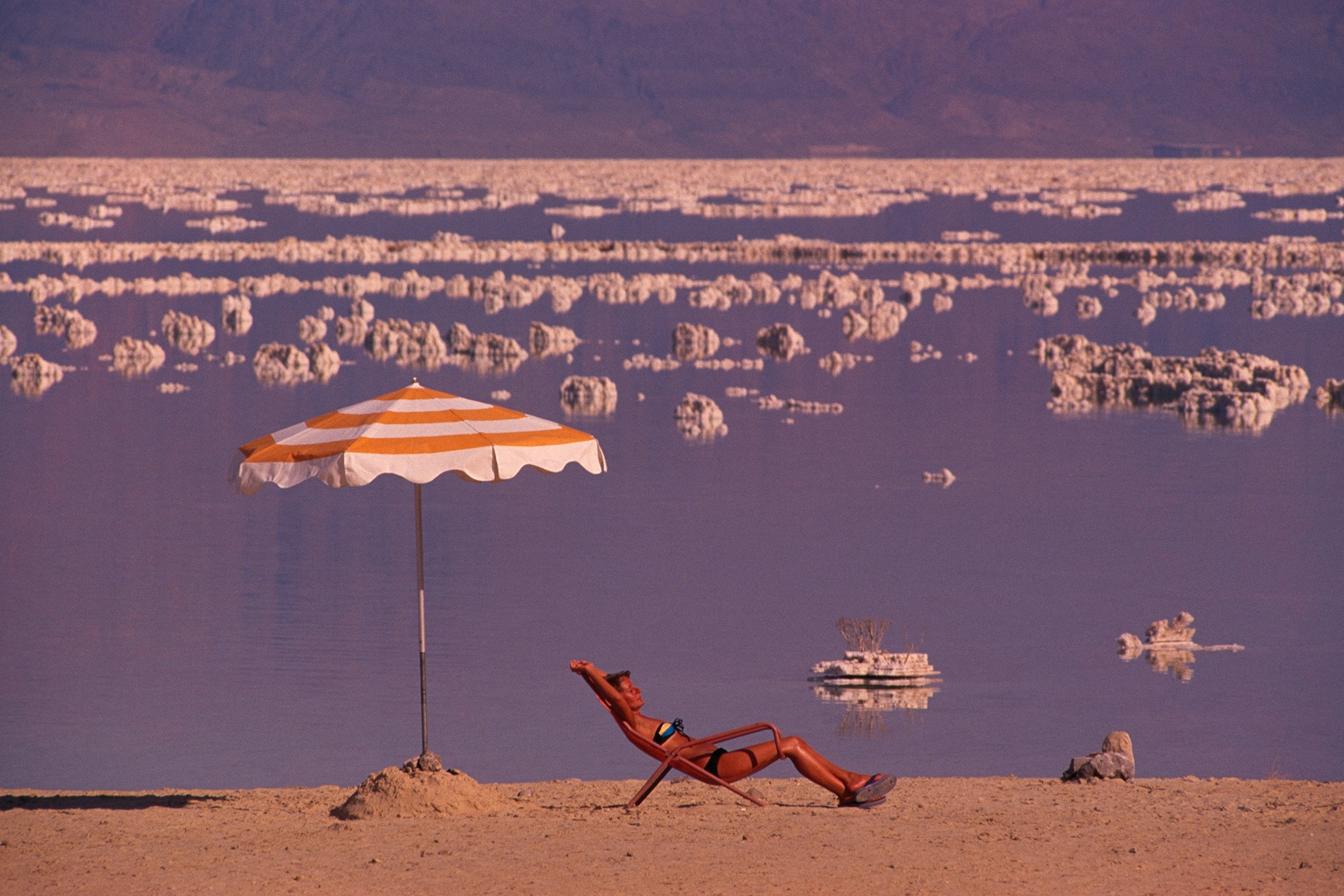 Endless Summer: Pictures of Sunbathing Through the Years