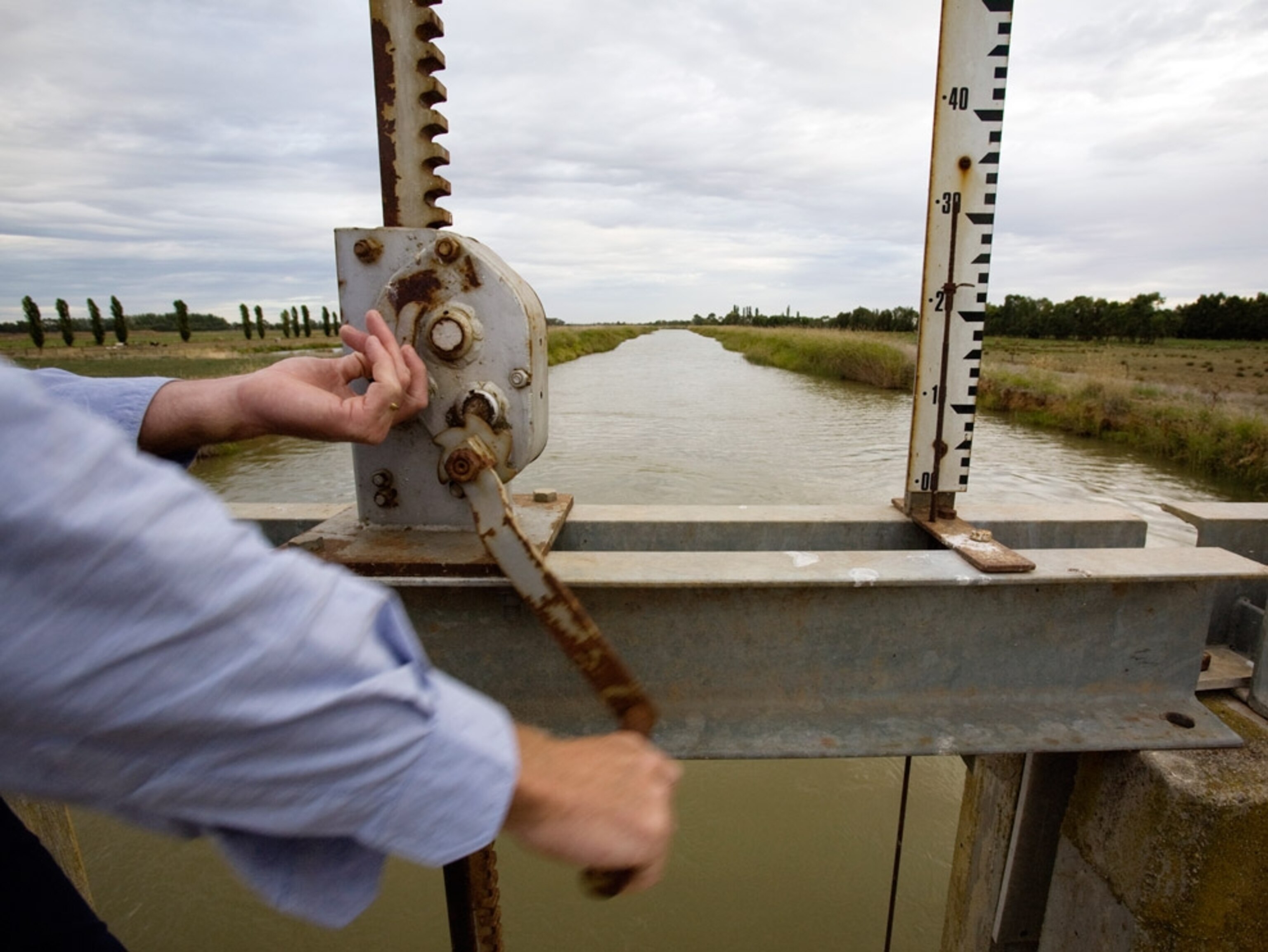 Freshwater 101: Dams, Engineering, and Technology -- National Geographic