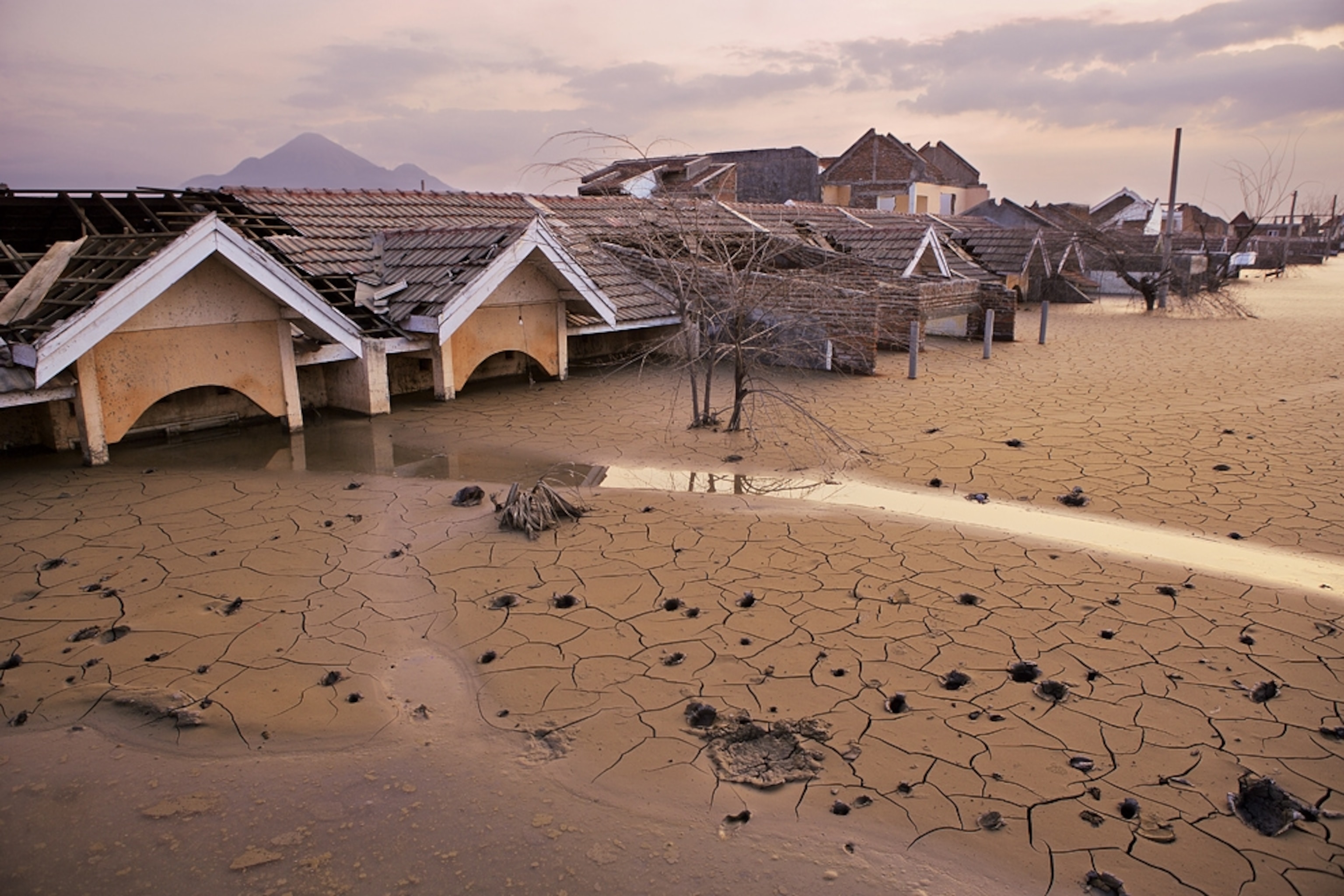 Pictures: Deadly Mud Volcano to Erupt for 26 More Years