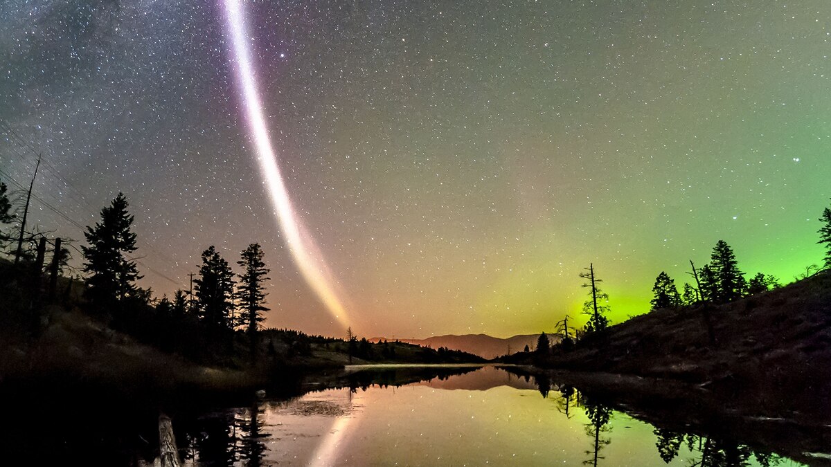 Steve the odd 'aurora' revealed to be two sky shows in one | National ...