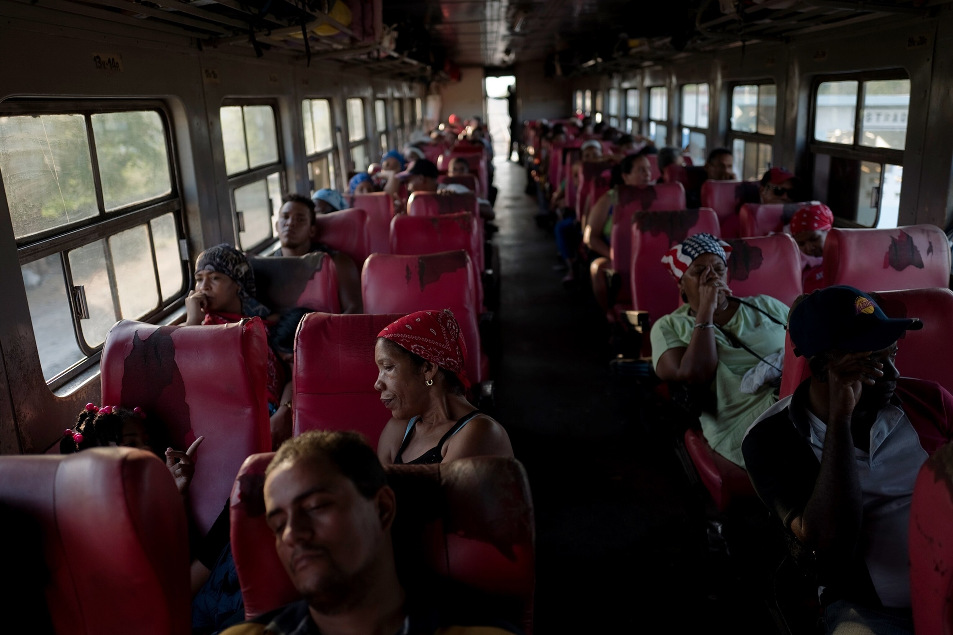 Pictures of Life Aboard Cuba's Aging Trains
