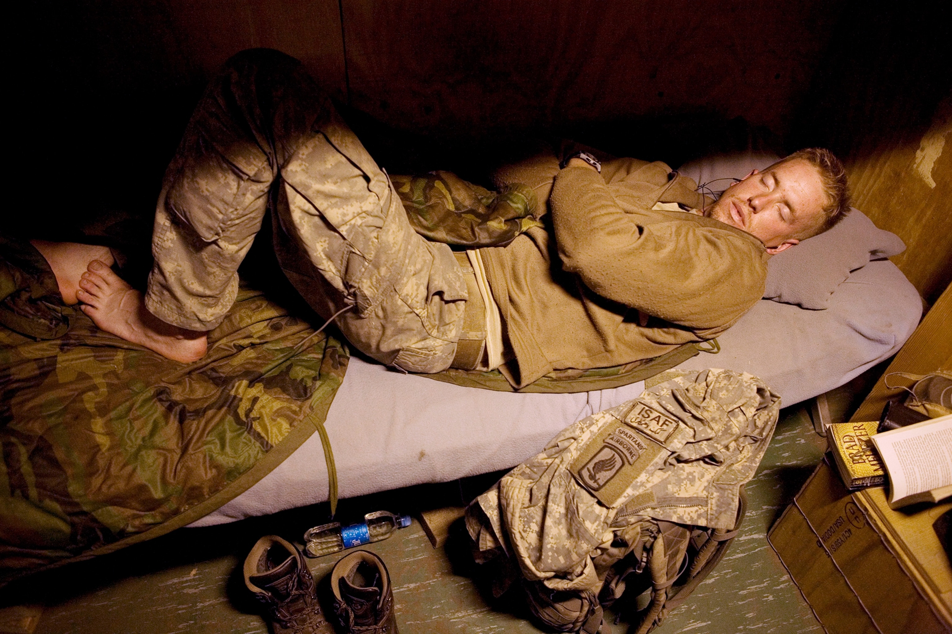 See How Soldiers Sleep in the Field