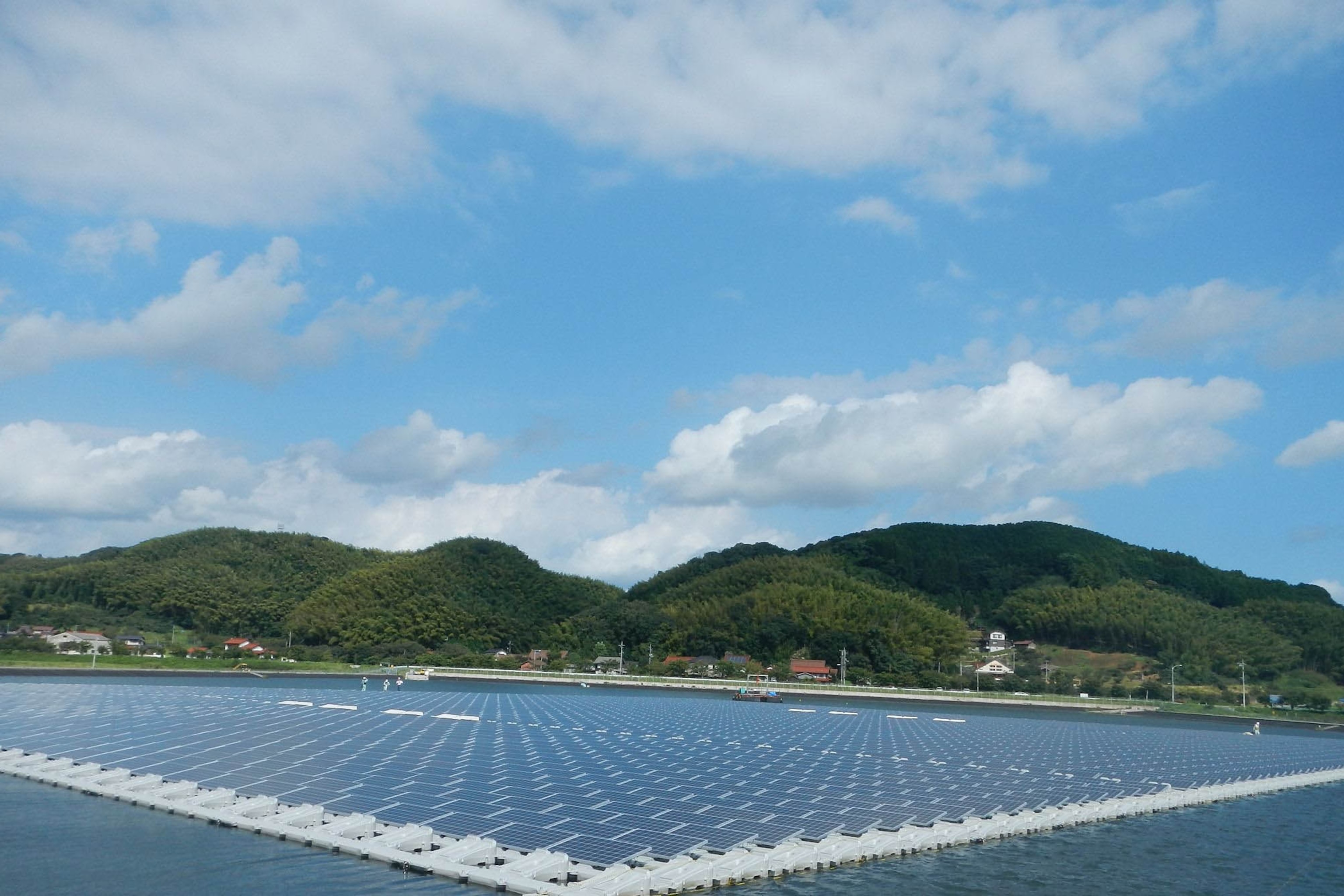 Solar Panels Floating on Water Will Power Japan's Homes