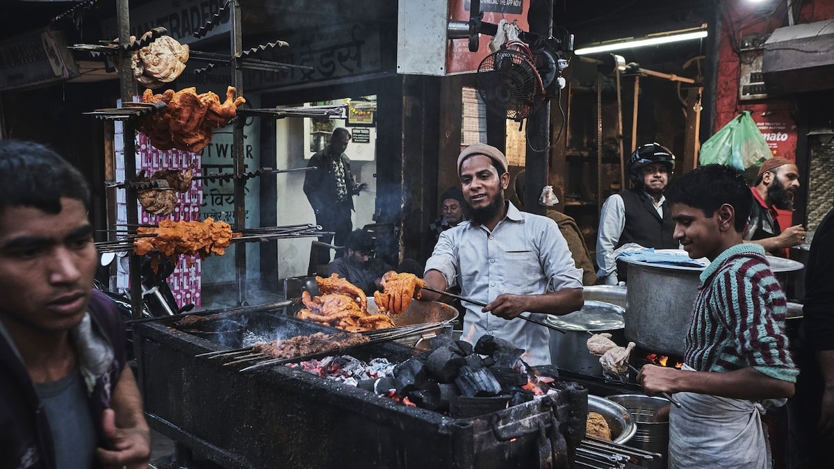 Explore the Indian city of Lucknow, whose streets are alive with smoke ...