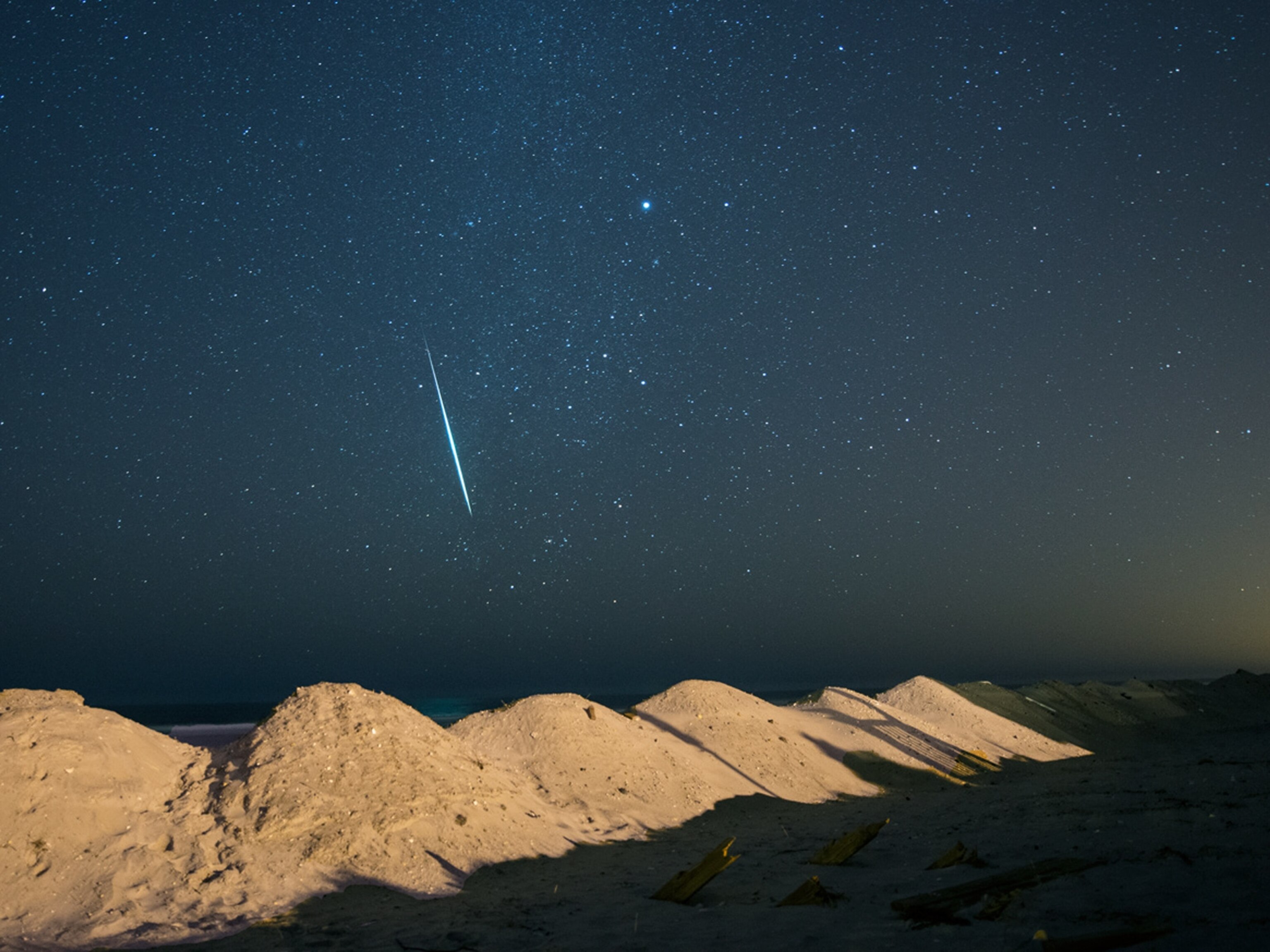 Pictures: Brilliant Geminid Meteors Dazzle Sky-Watchers | National ...