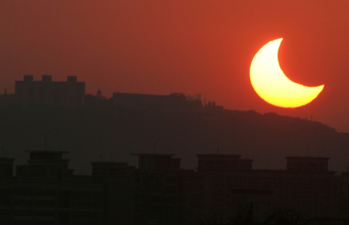 Solar Eclipse Tomorrow: Europe to See Crescent Sunrise?