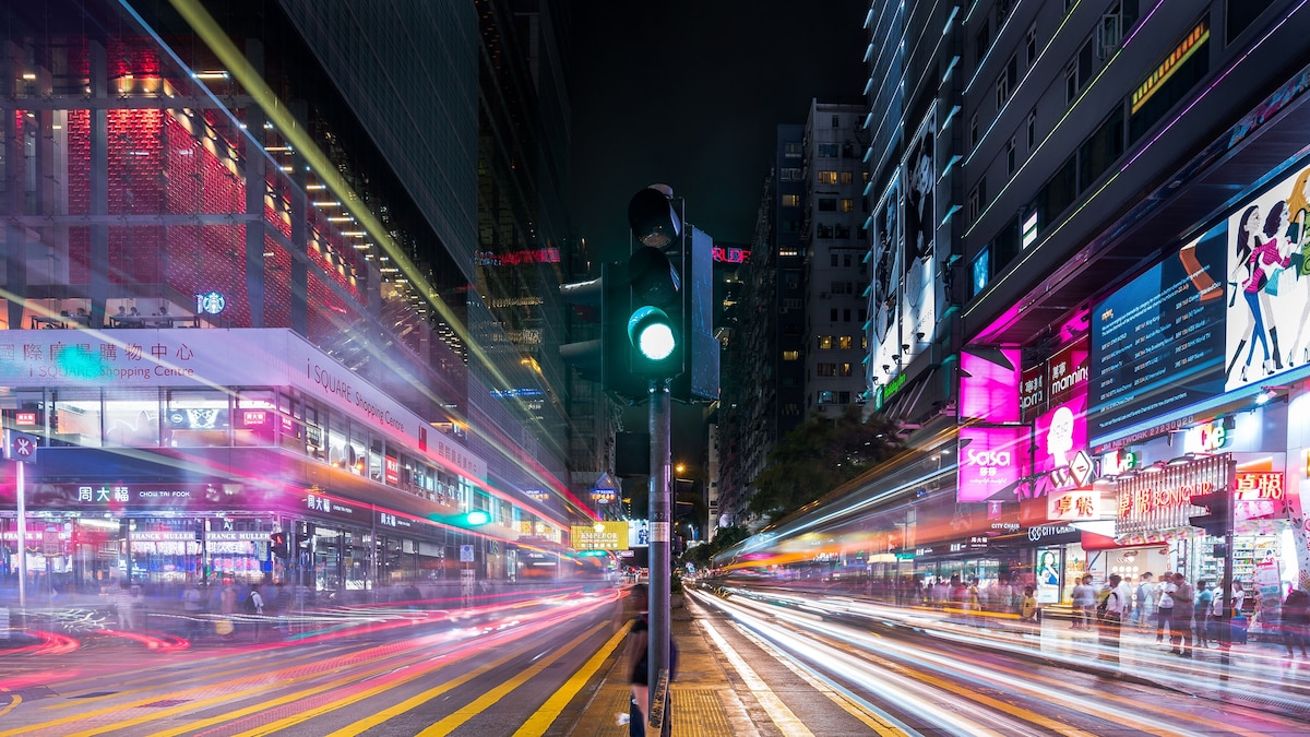 33 Illuminating Photos of Cities and Lights at Night Around the World ...