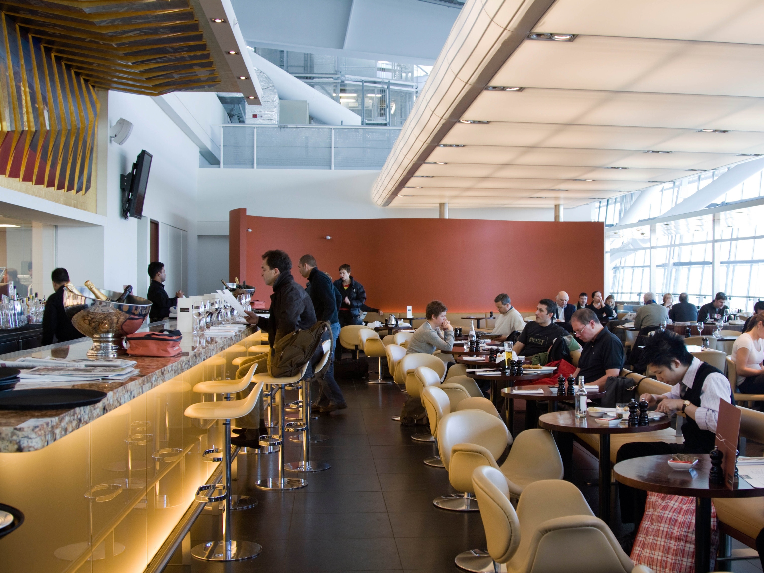 10 airport and train station restaurants that are actually good