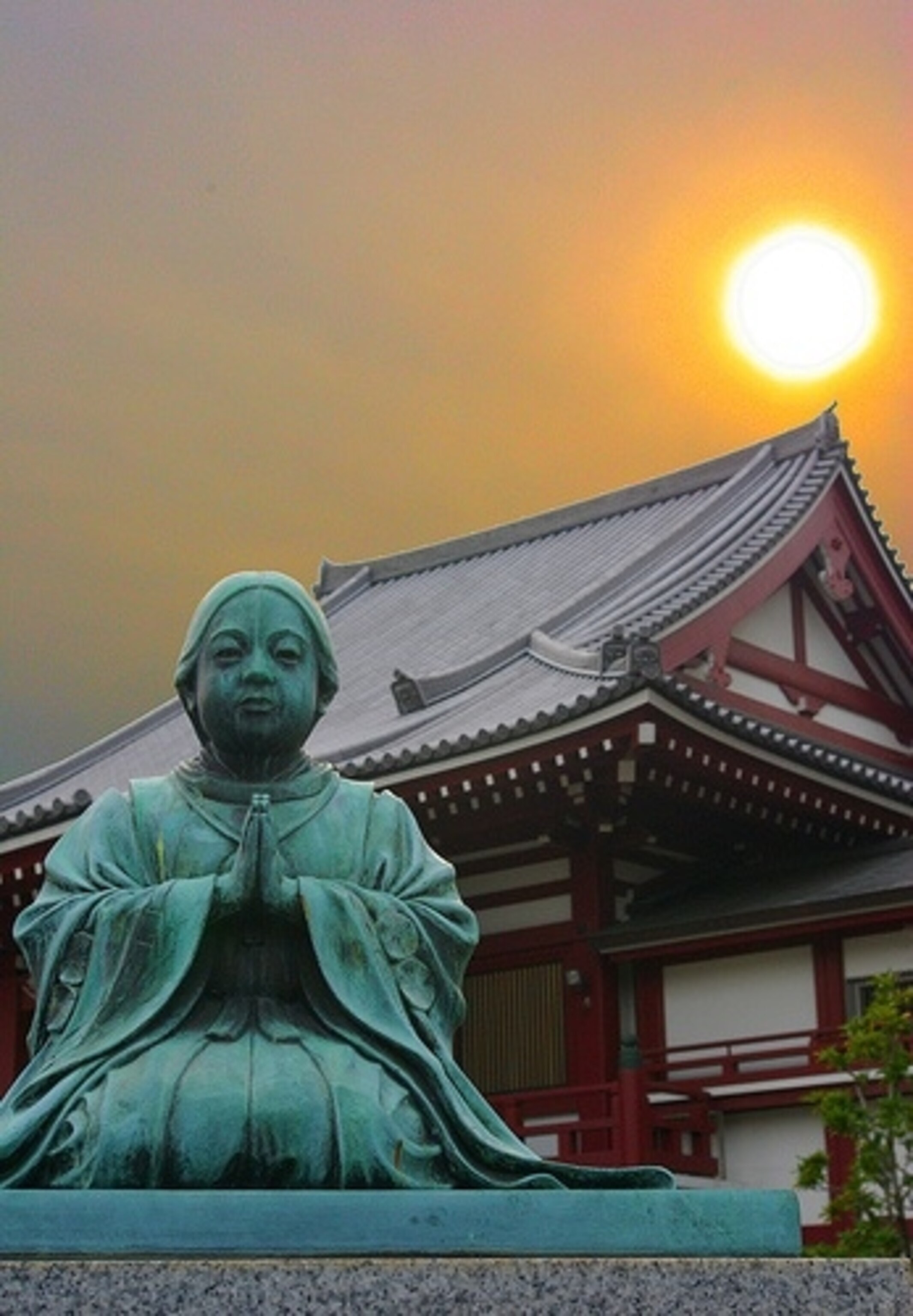 Japanese Temples Glow Green | National Geographic